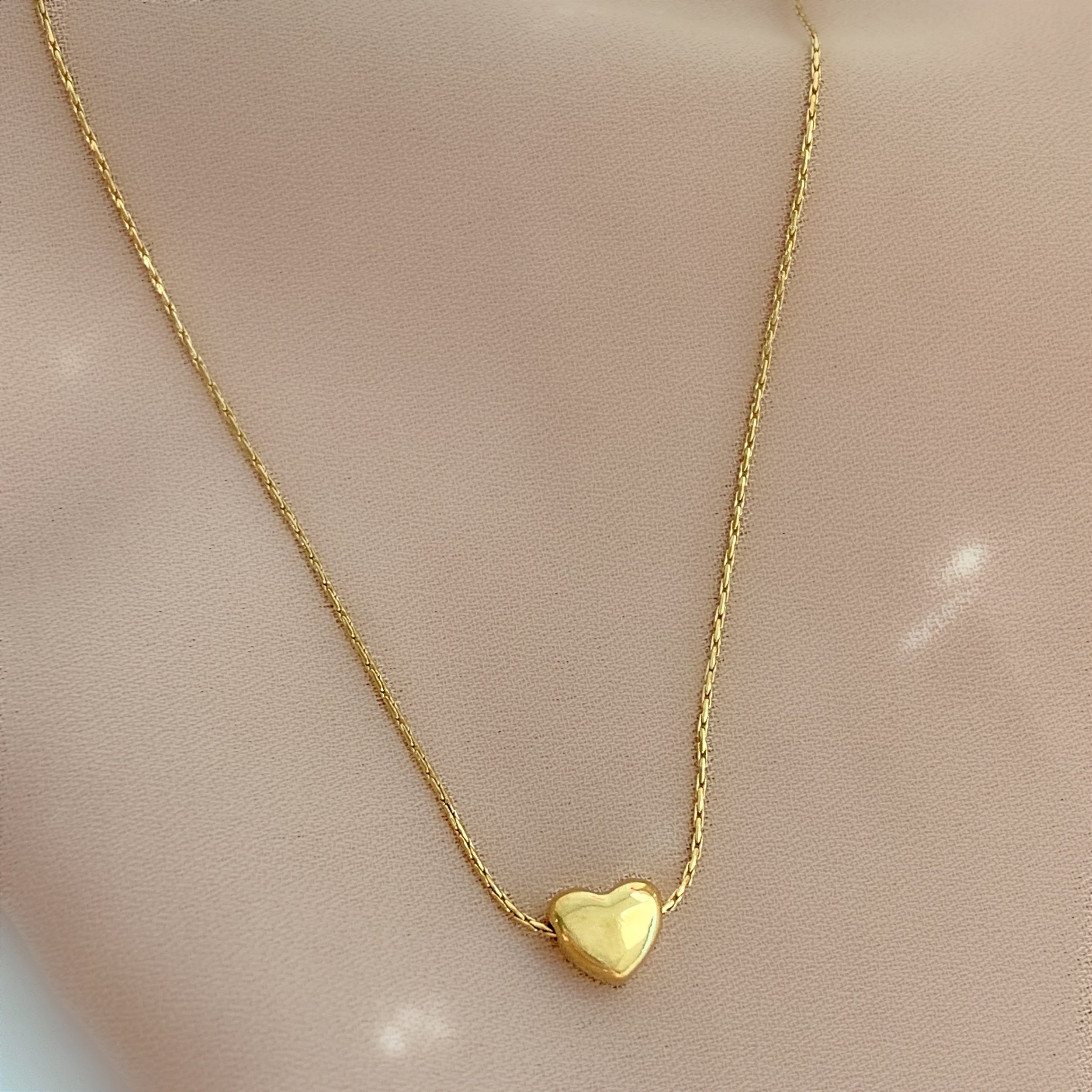 COLAR MINI CORAÇÃO DELICADO DOURADO AÇO 316L⭐️ - Mania de Biju ...