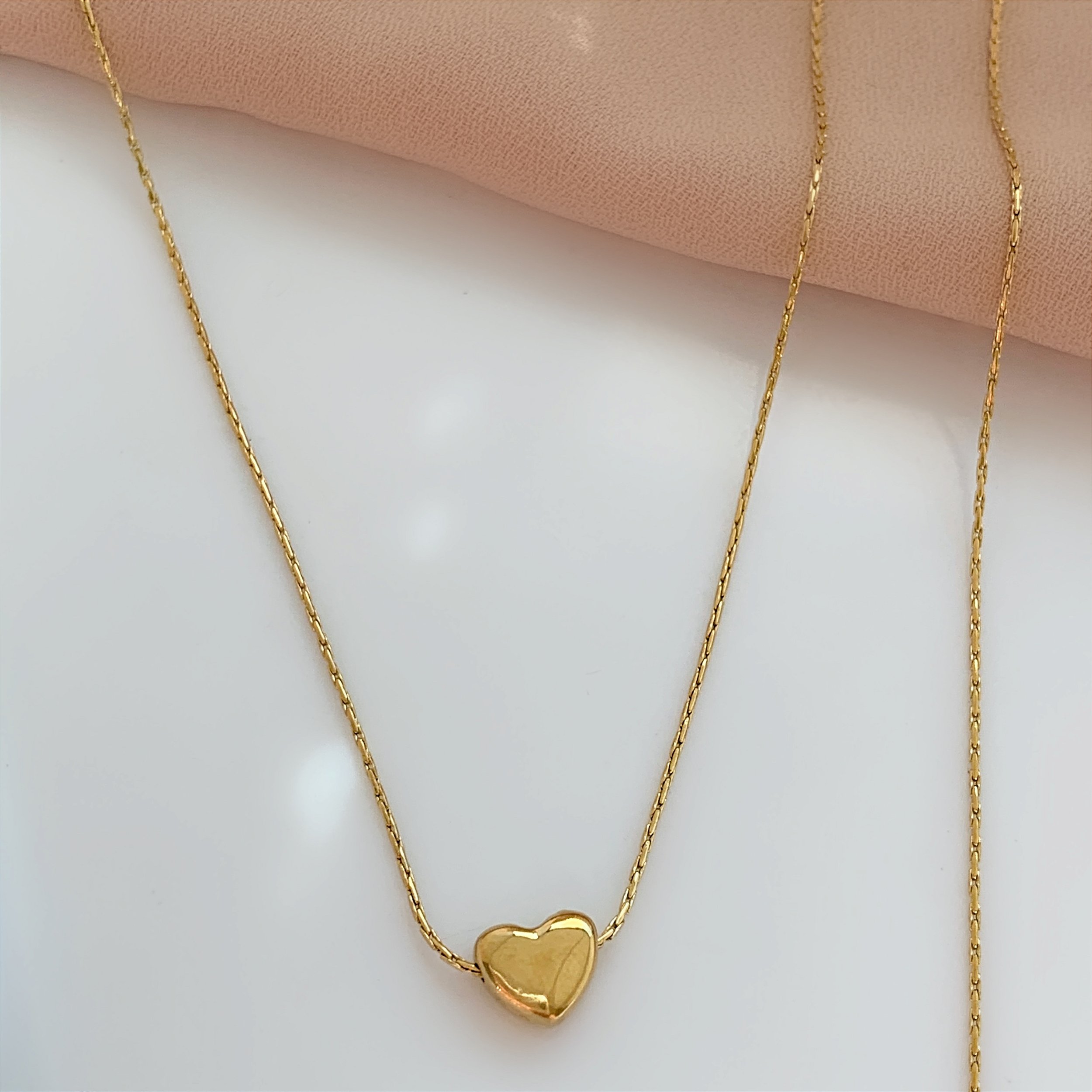 COLAR MINI CORAÇÃO DELICADO DOURADO AÇO 316L⭐️ - Mania de Biju ...