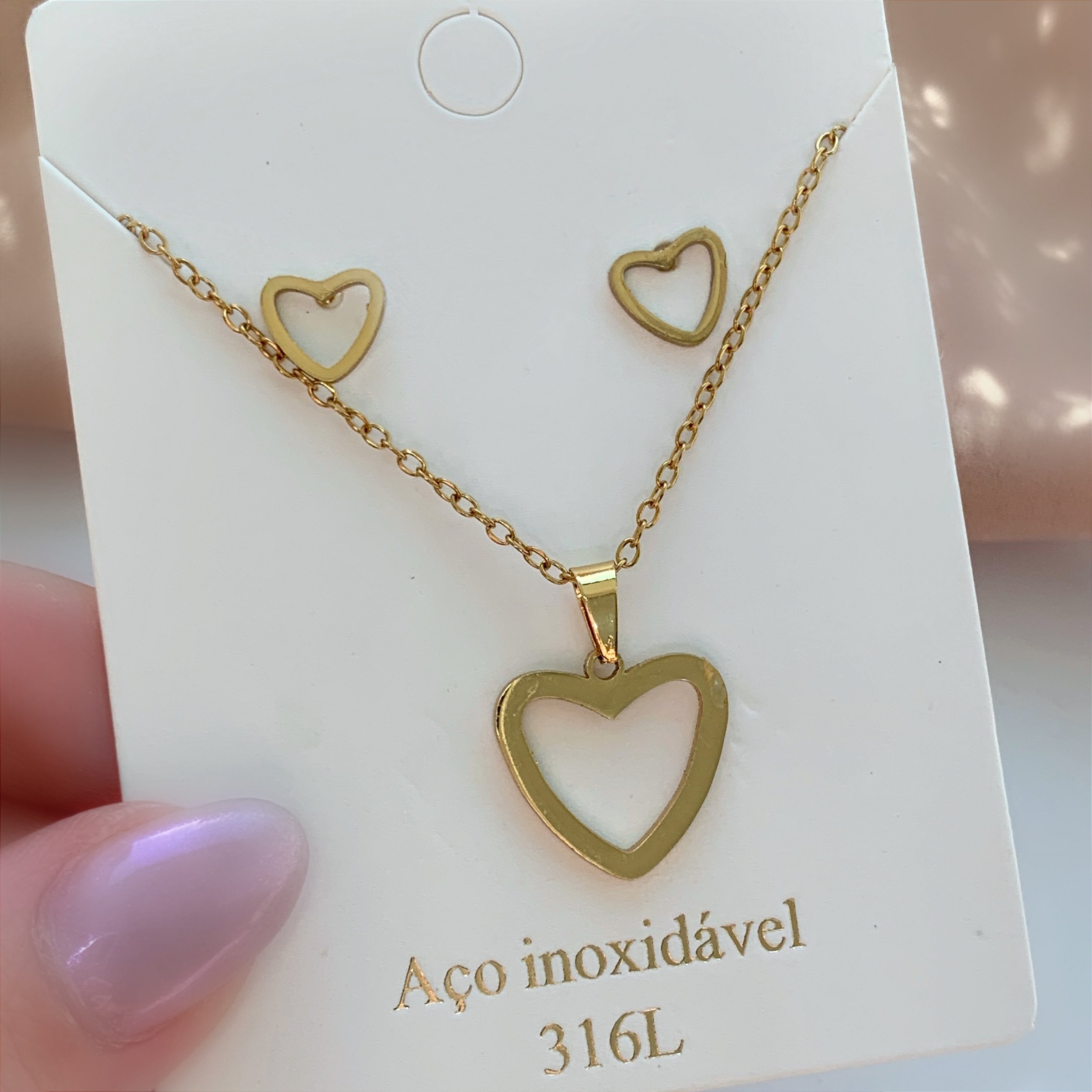 COLAR KIT CORAÇÃO VAZADO DOURADO AÇO 316L⭐️ - Mania de Biju ...