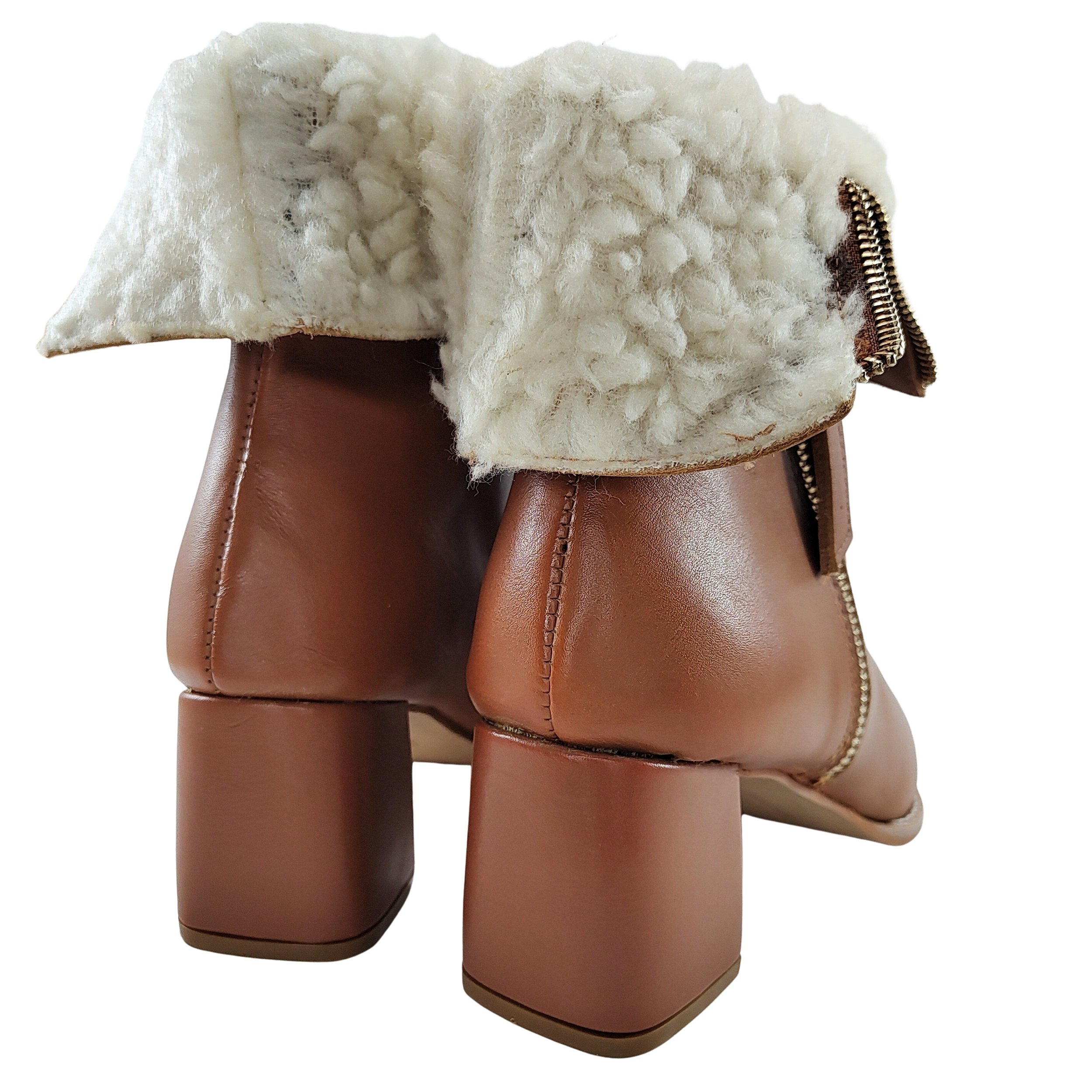 - Bota Feminina Forrada Lazo Em Couro Pelinhos Neve Salto Baixo - Hola