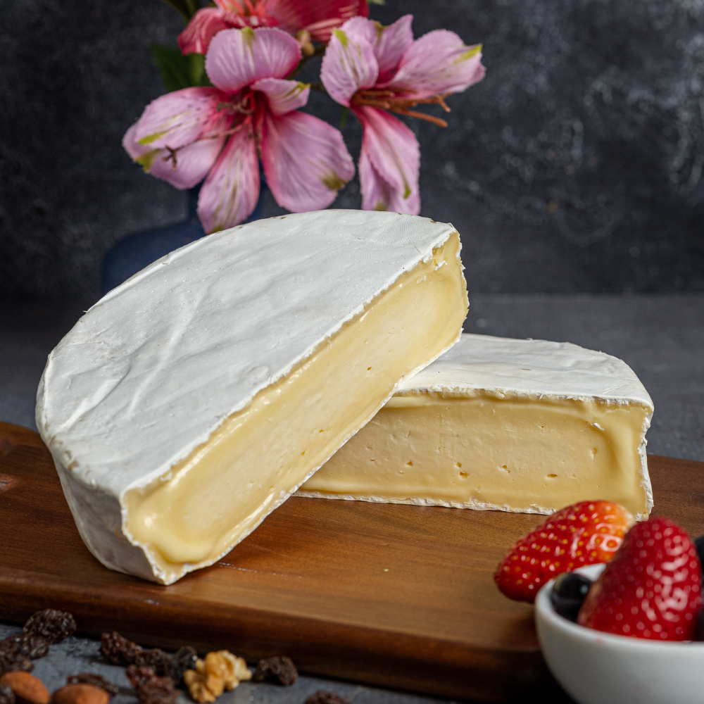 Queijo Brie Redondo Inteiro 600g - O Queijólatra Loja Especializada em ...