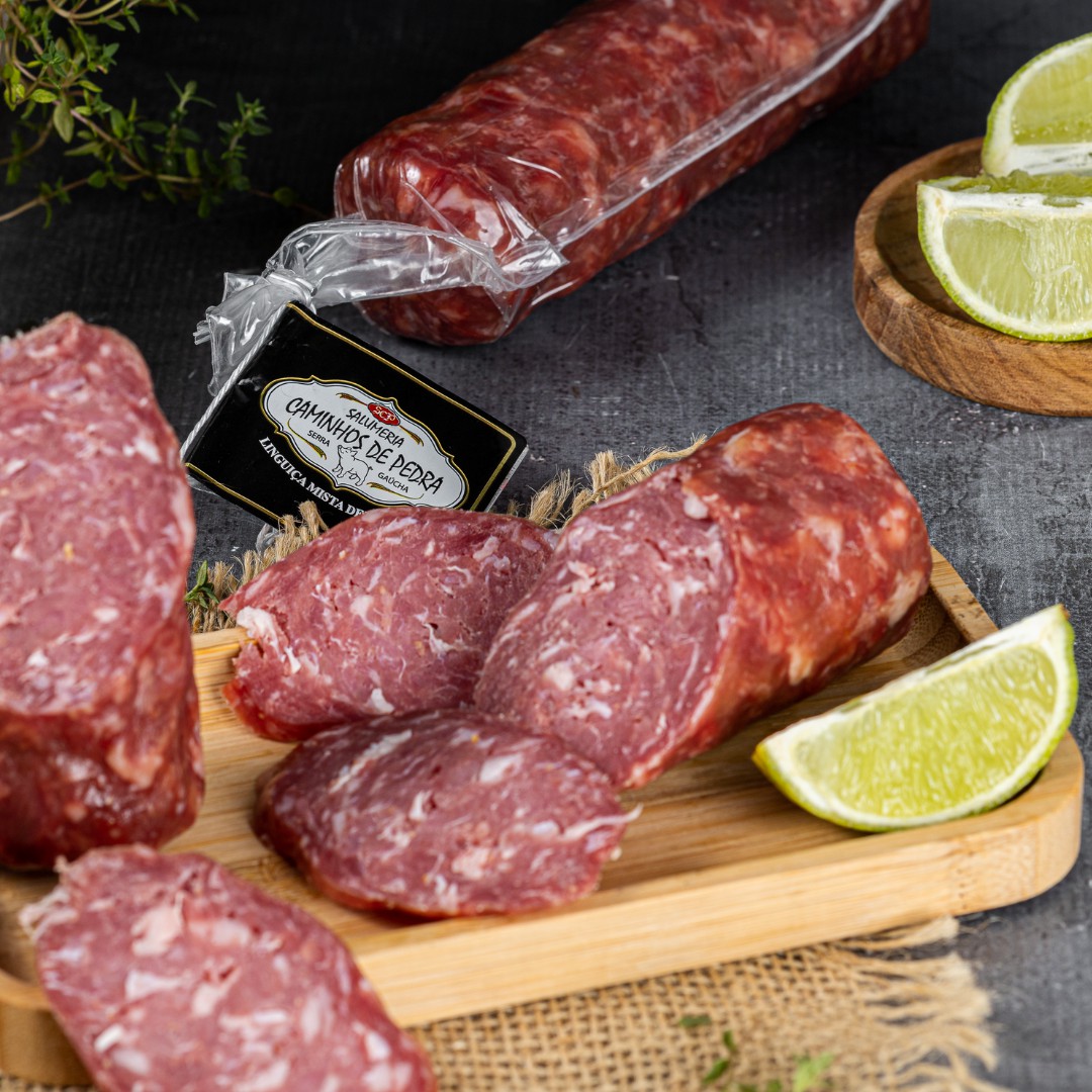 Salame Artesanal Misto Com Carne De Javali E Suína 200G - O Queijólatra ...