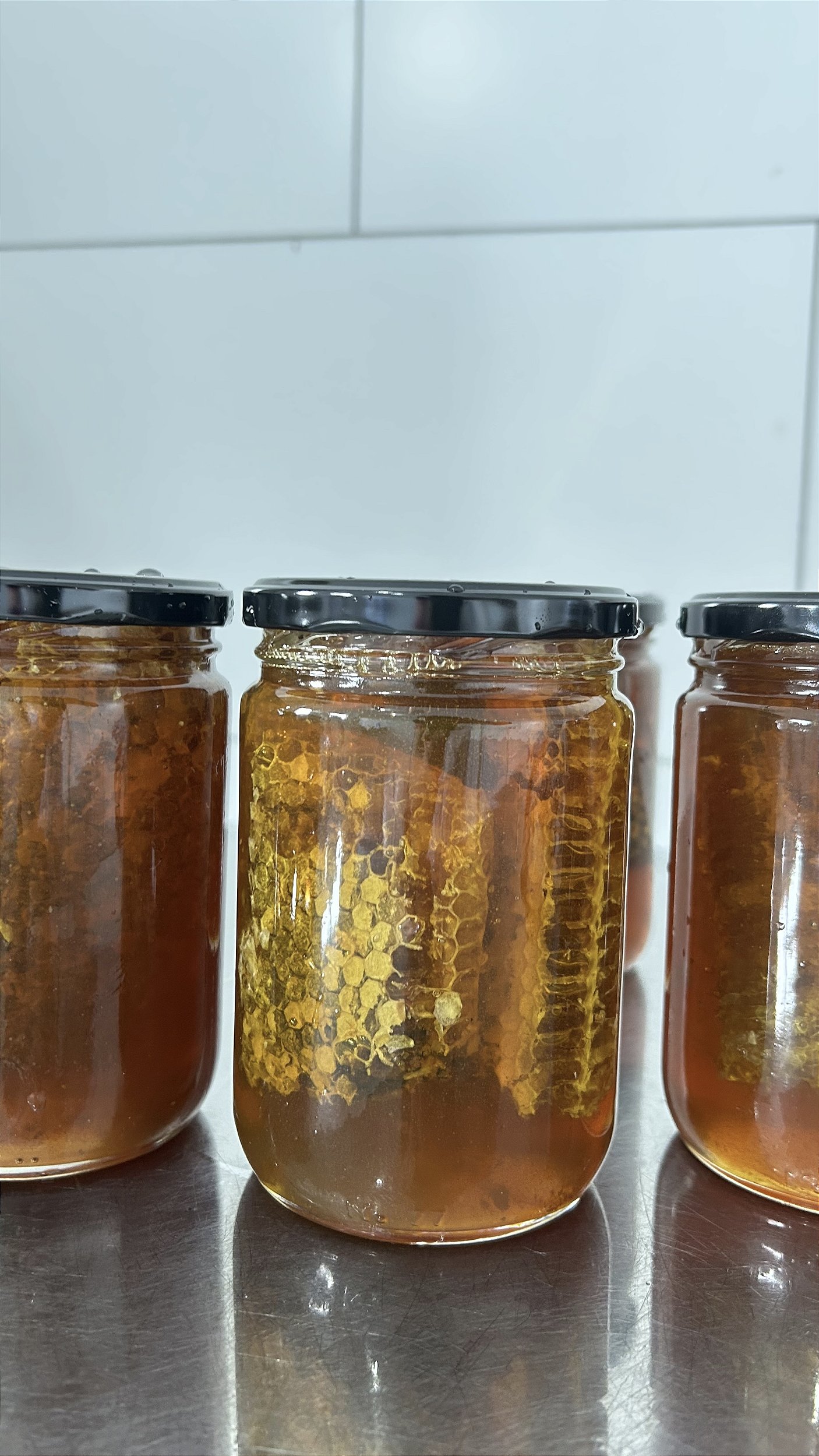 Mel com Favo de Mel Amargo da Flor da Bracatinga 800G - Polinize