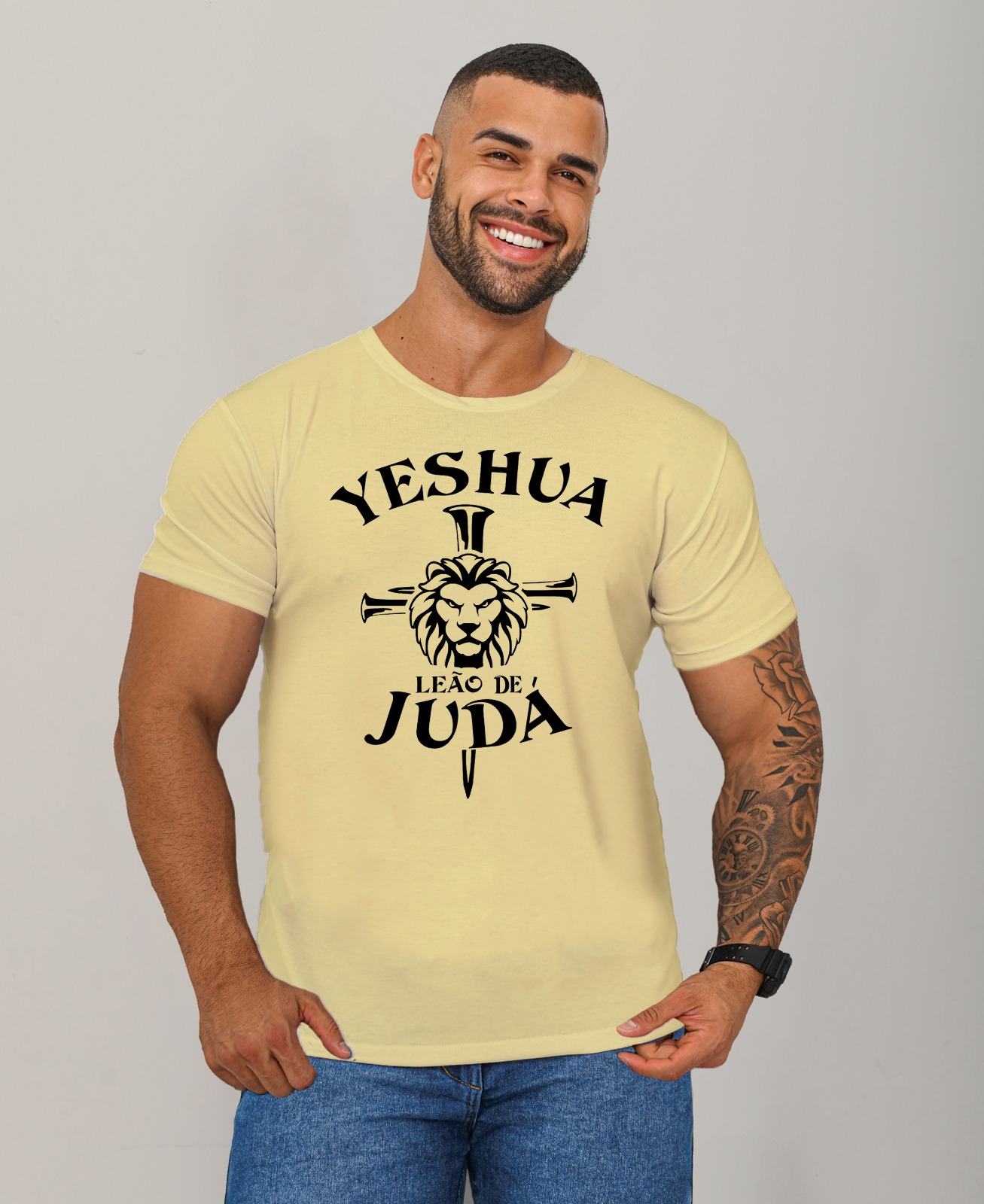 Camiseta masculina poliéster amarela - Yeshua Leão de Judá - Fênix Tshirts