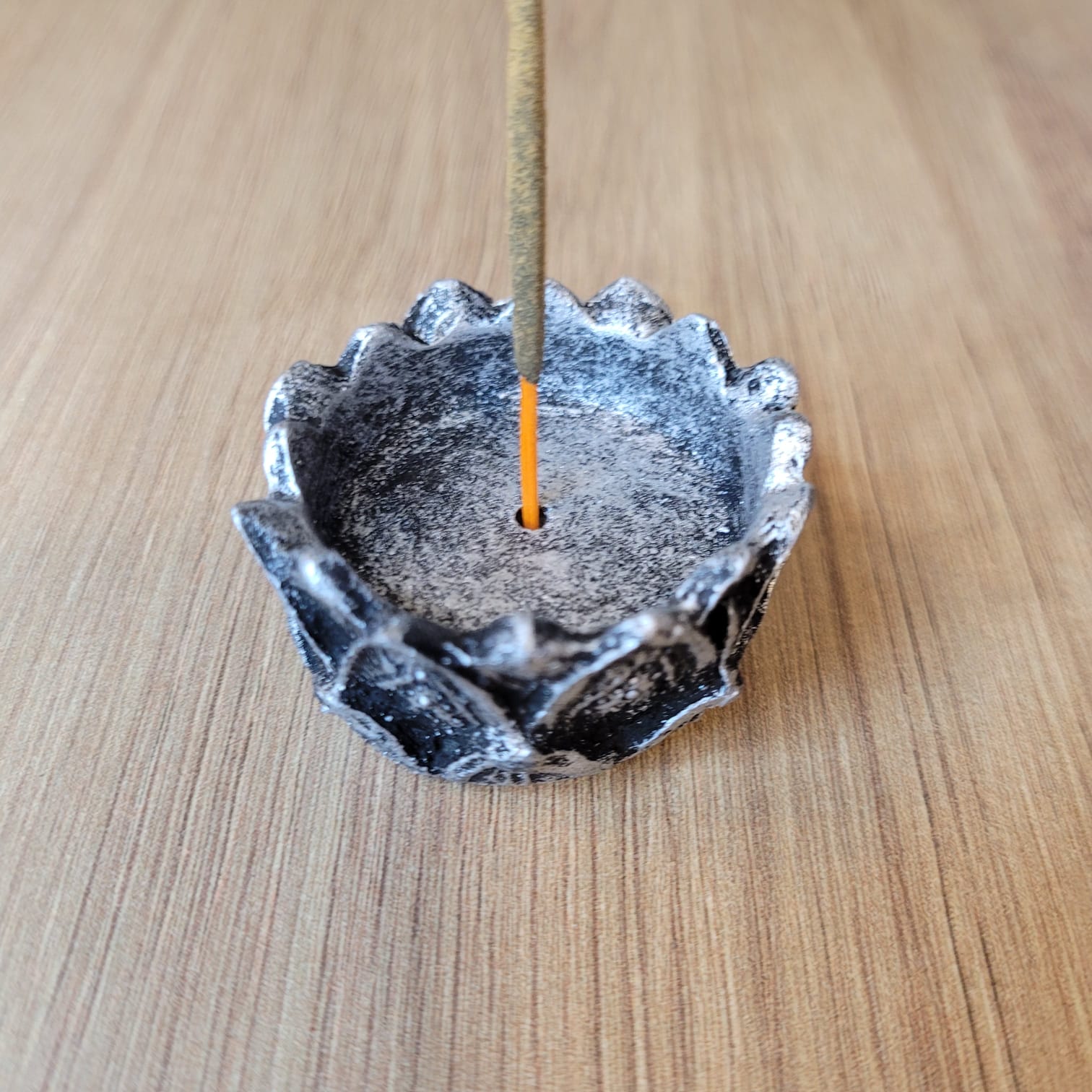 Incensário Flor de Lótus Cor Prata - Eu Esotérico - Loja Esotérica das Boas Energias