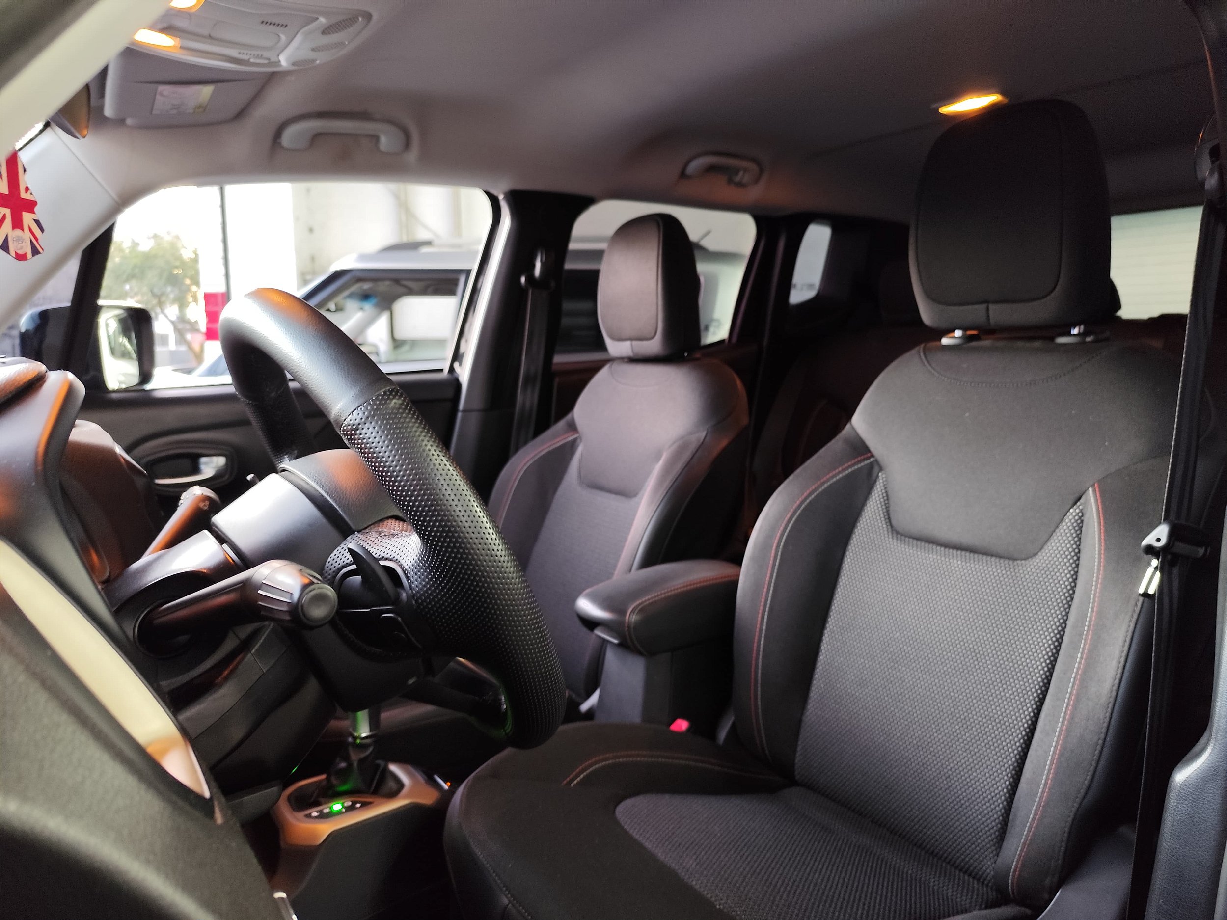 Jeep Renegade 75 anos - GM