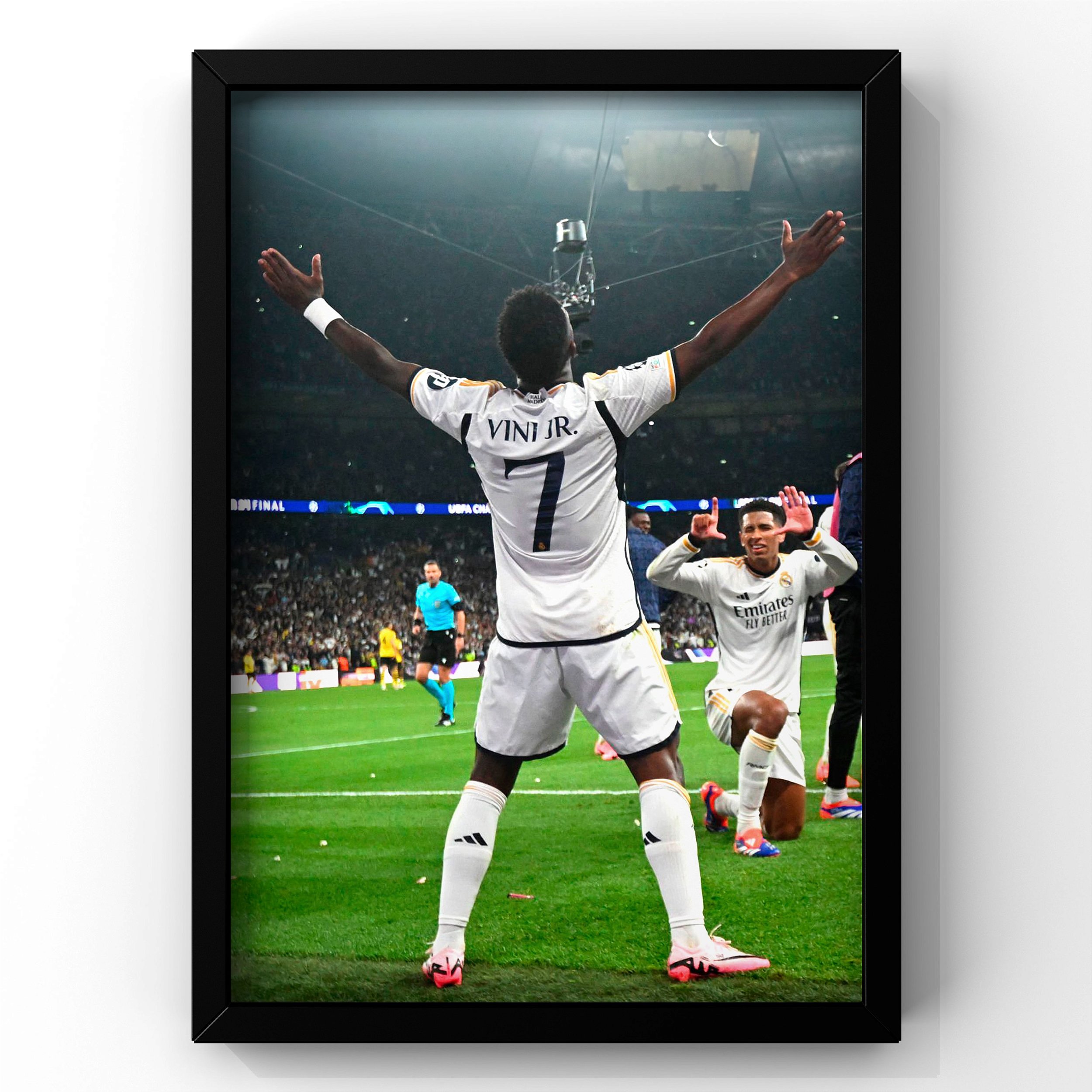 Quadro Vinícius Jr. & Bellingham "Clique da Glória" - PlacasFUT - Itens Decorativos