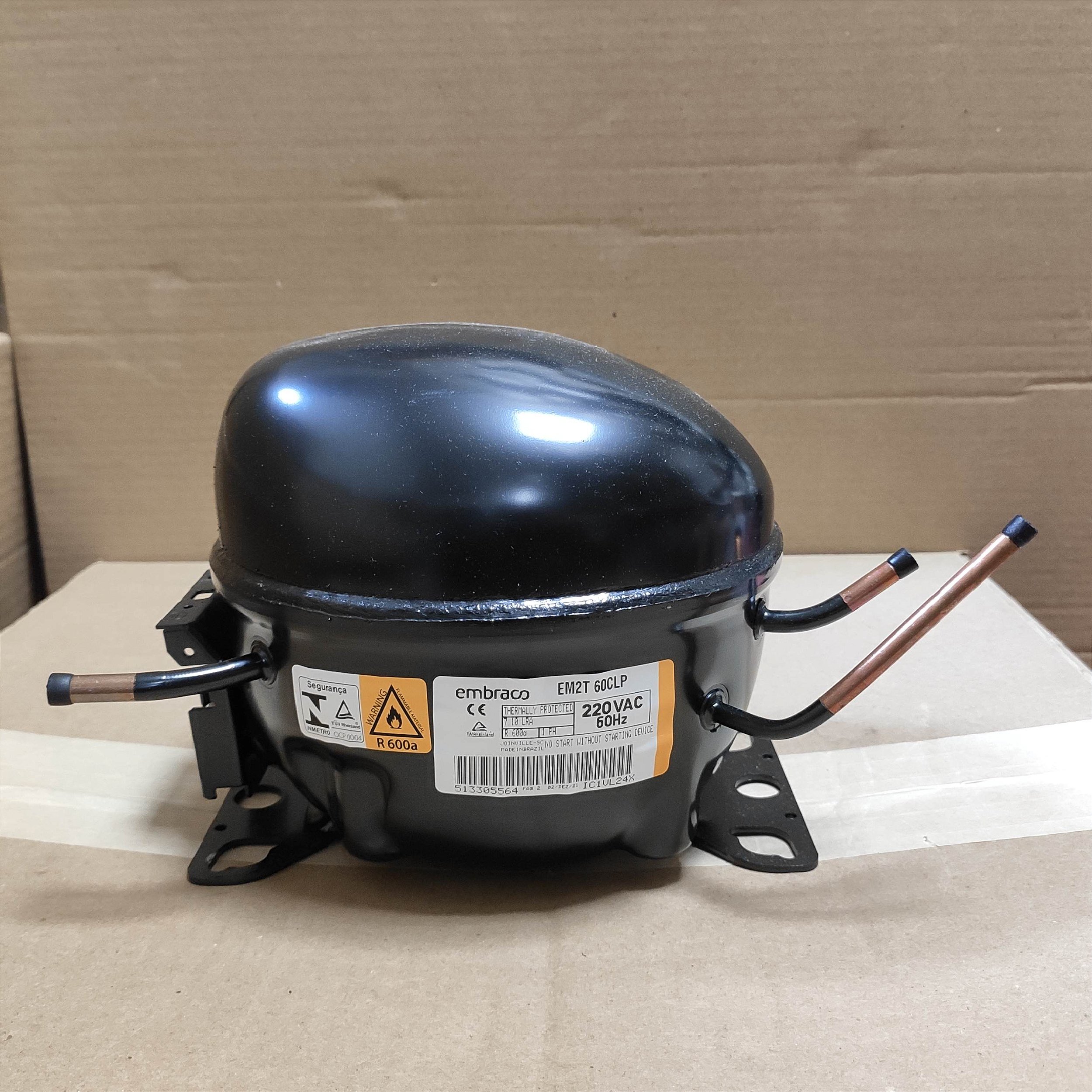 Compressor 220V R600a 1/6 EM2T 60CLP W11133678 Embraco - Gold Service Autorizada Brastemp Consul