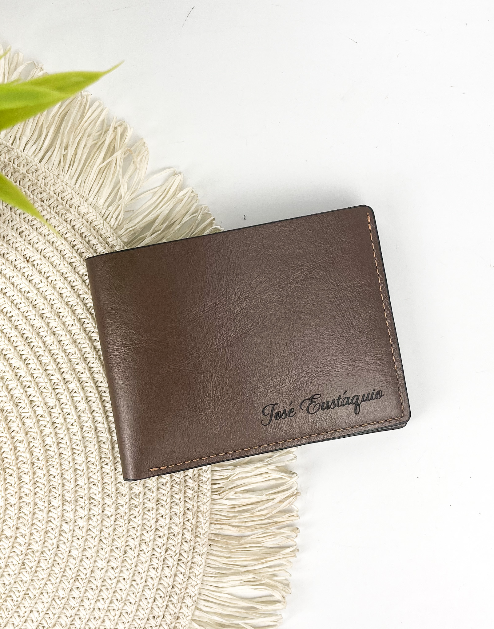 Carteira Elegante Marrom Em Couro Personalizada Encanto Laser