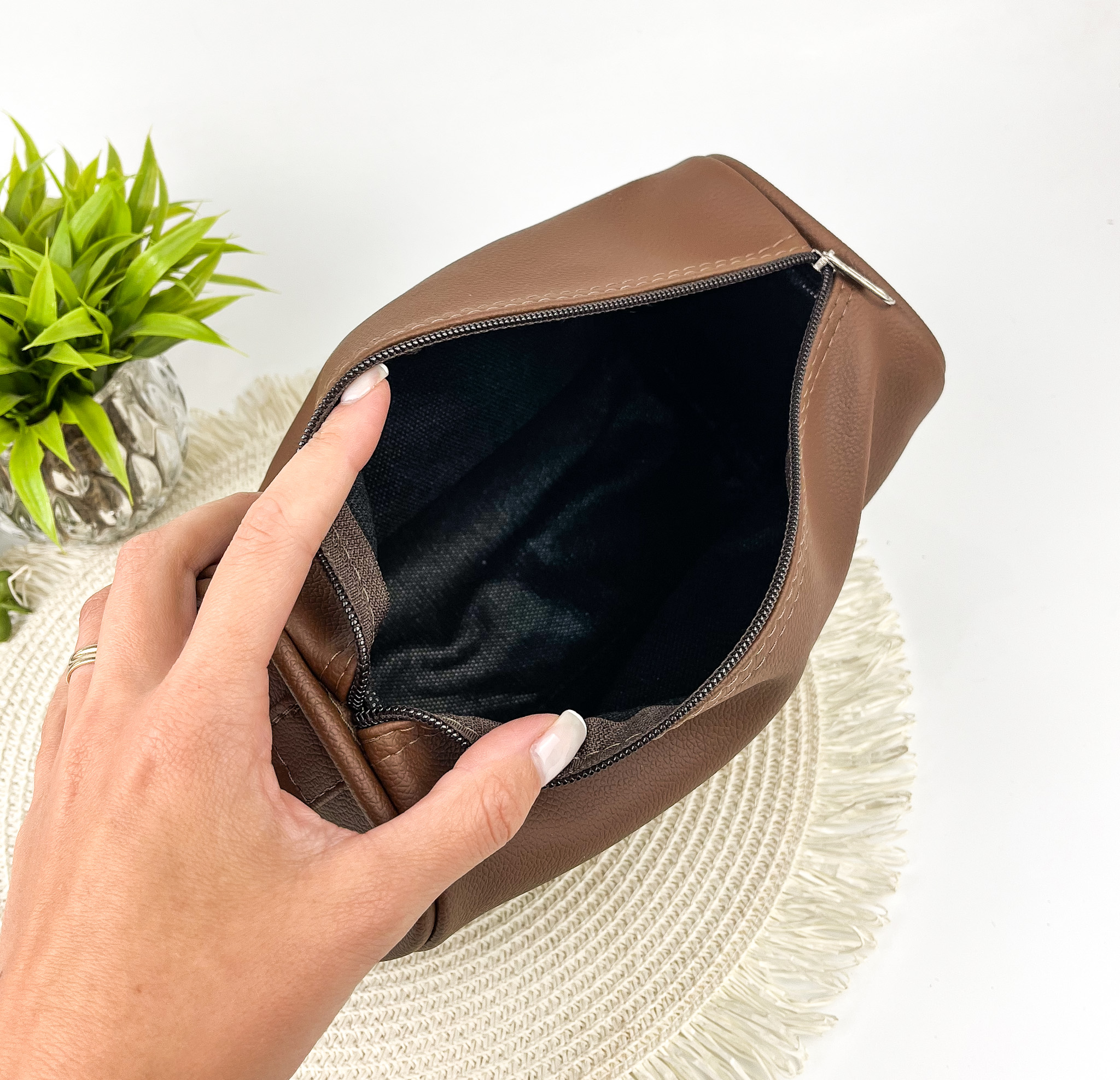 Necessaire Slim de Couro Sintético Personalizada - Mãe - Encanto Laser