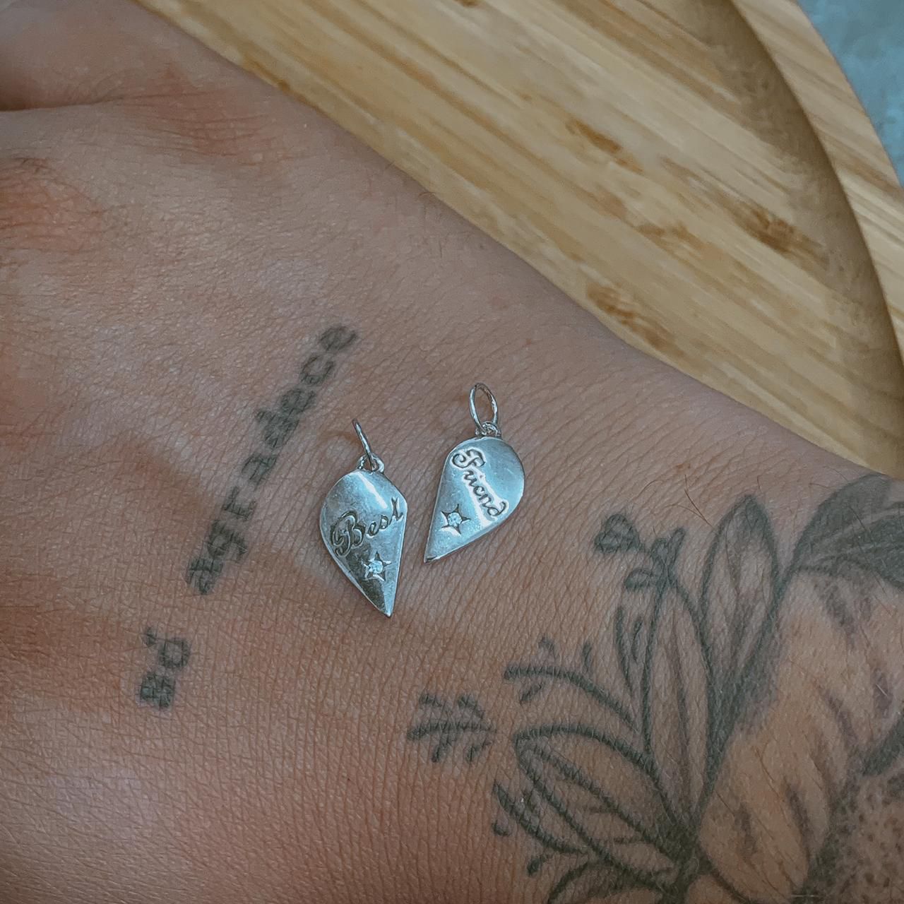 Pingente Best Friend em Prata Envelhecida - Pratas da Dani - Pratas de Lei e Acessórios