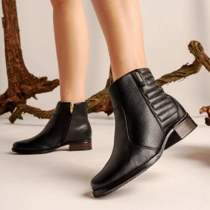 Bota Pegada Feminina Em Couro Novissima - CASALAR.COM