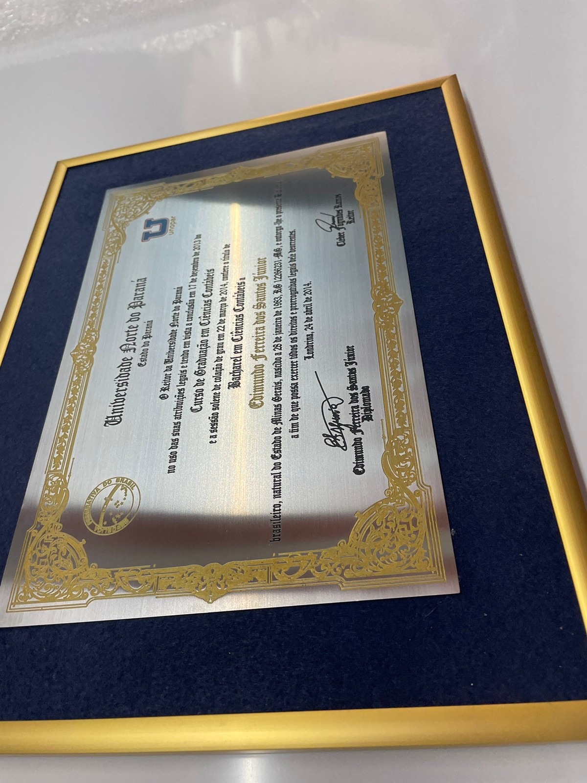 DIPLOMA EM AÇO INOX - Moldura Alumínio Dourado e Brasão da Republica em ...