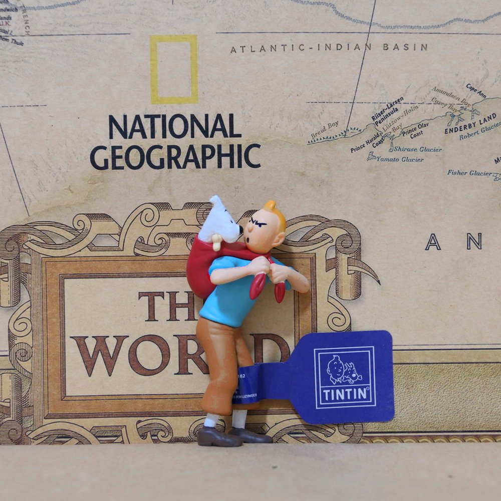 Tintin carrega Milu 8cm - As Aventuras de Tintin - O Templo do Sol - SG ...