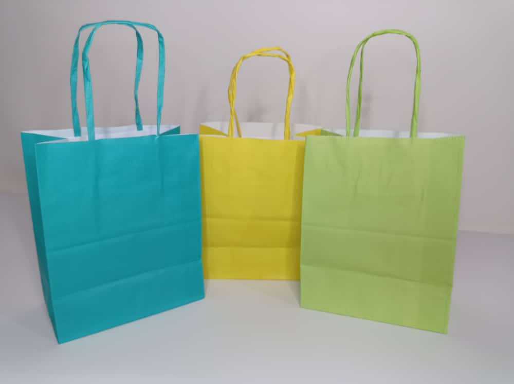 Sacola de Papel Colorida - Pacote com 10 Und - Tamanho 17,5x8,5x21,5 - Sacolas e Arte Embalagens ...