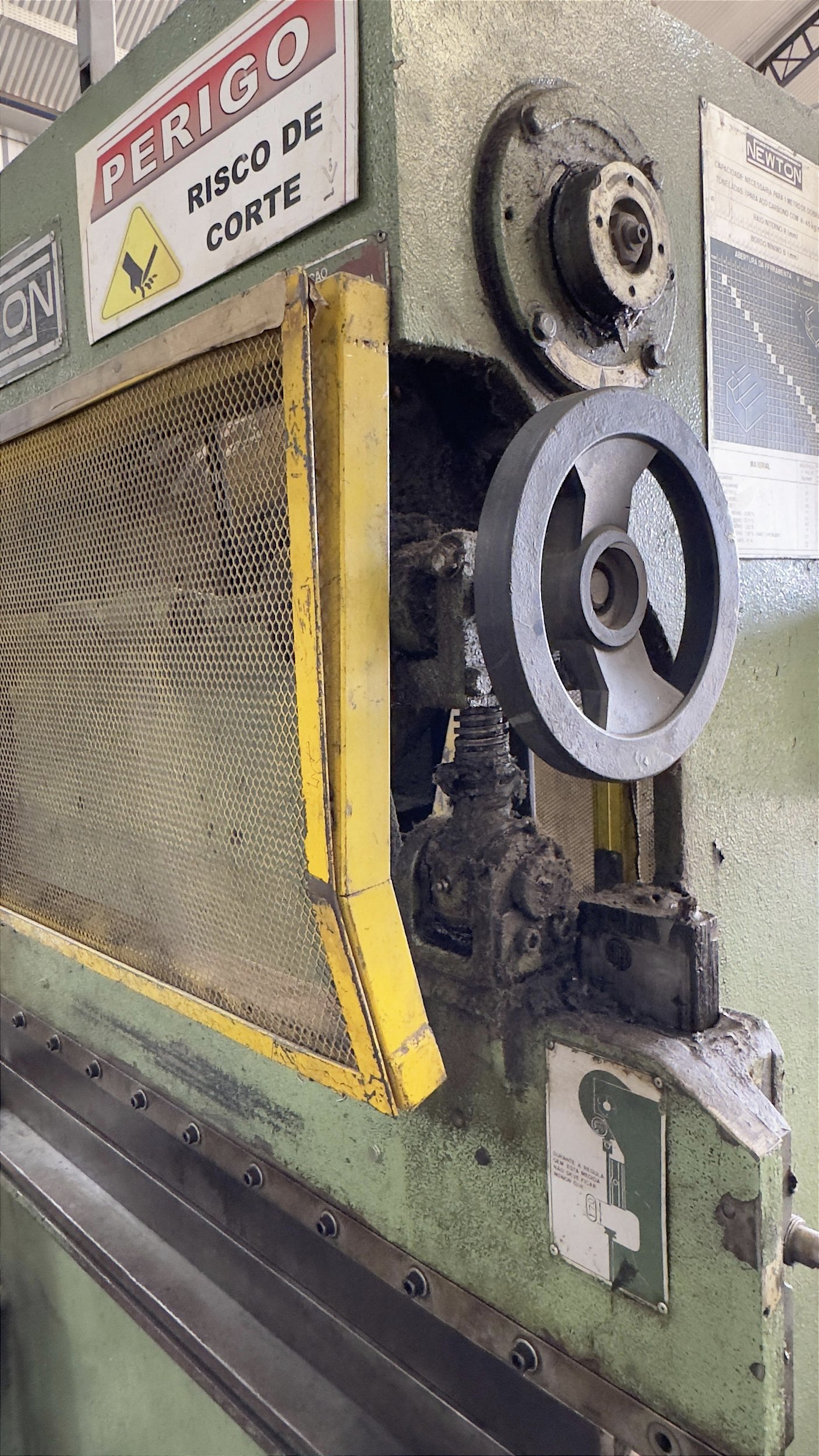 Dobradeira Mecânica 10/12 x 1200 Newton - Invictus Máquinas