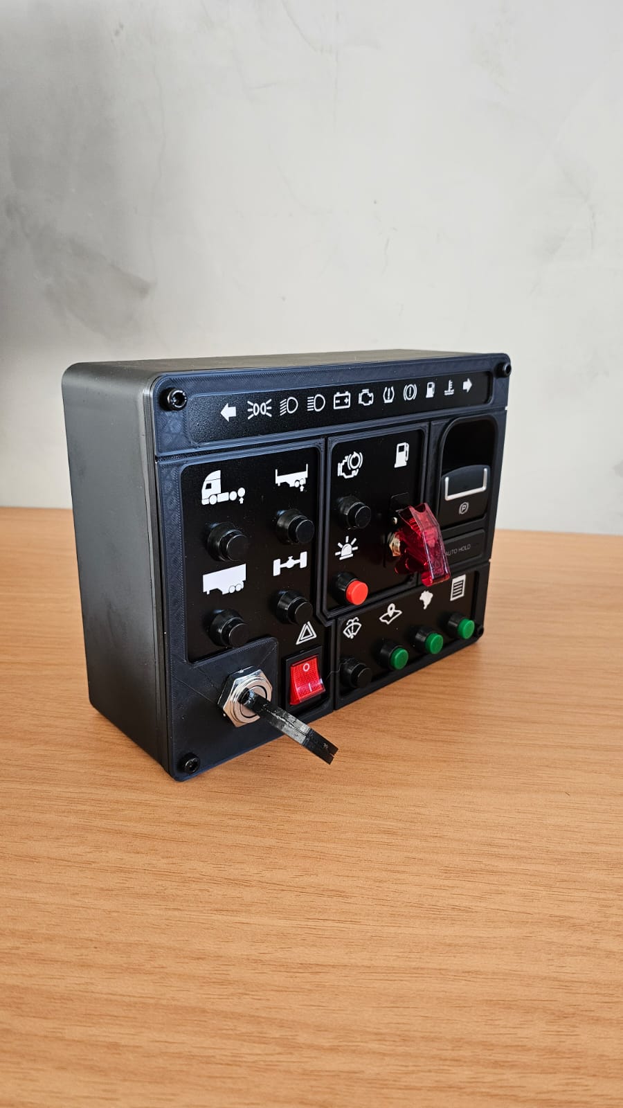 Button Box Munique - Cargo Simuladores