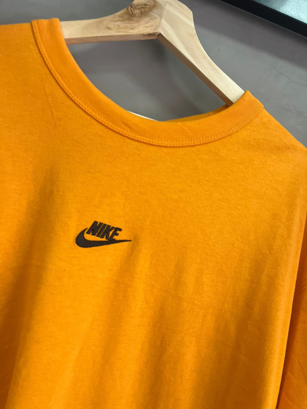 Camiseta Nike Sportwear Max90- Laranja - JNoriginalshop