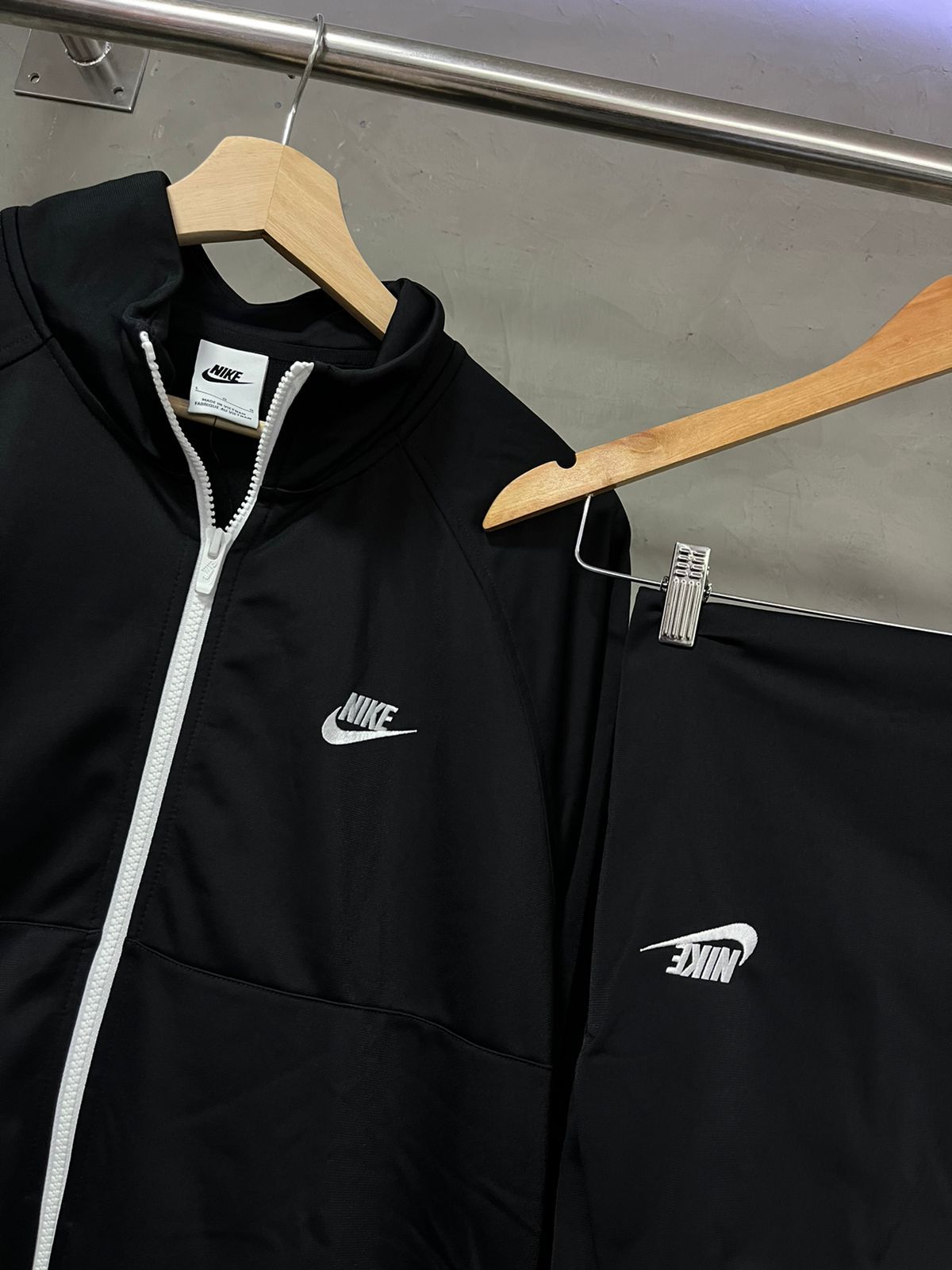 CONJUNTO NIKE TRACSUIT PRETO - JNoriginalshop