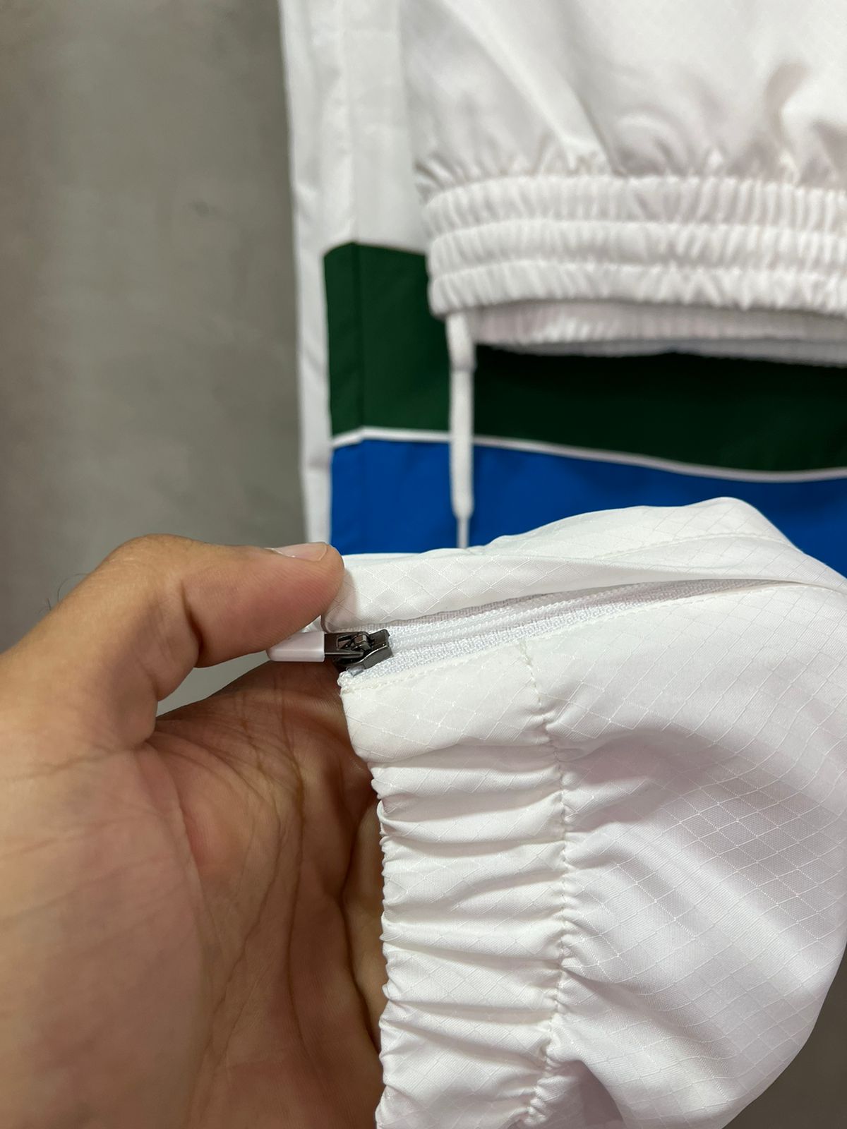 CALÇA LACOSTE WHITE LOGO EMBORRACHADO - JNoriginalshop