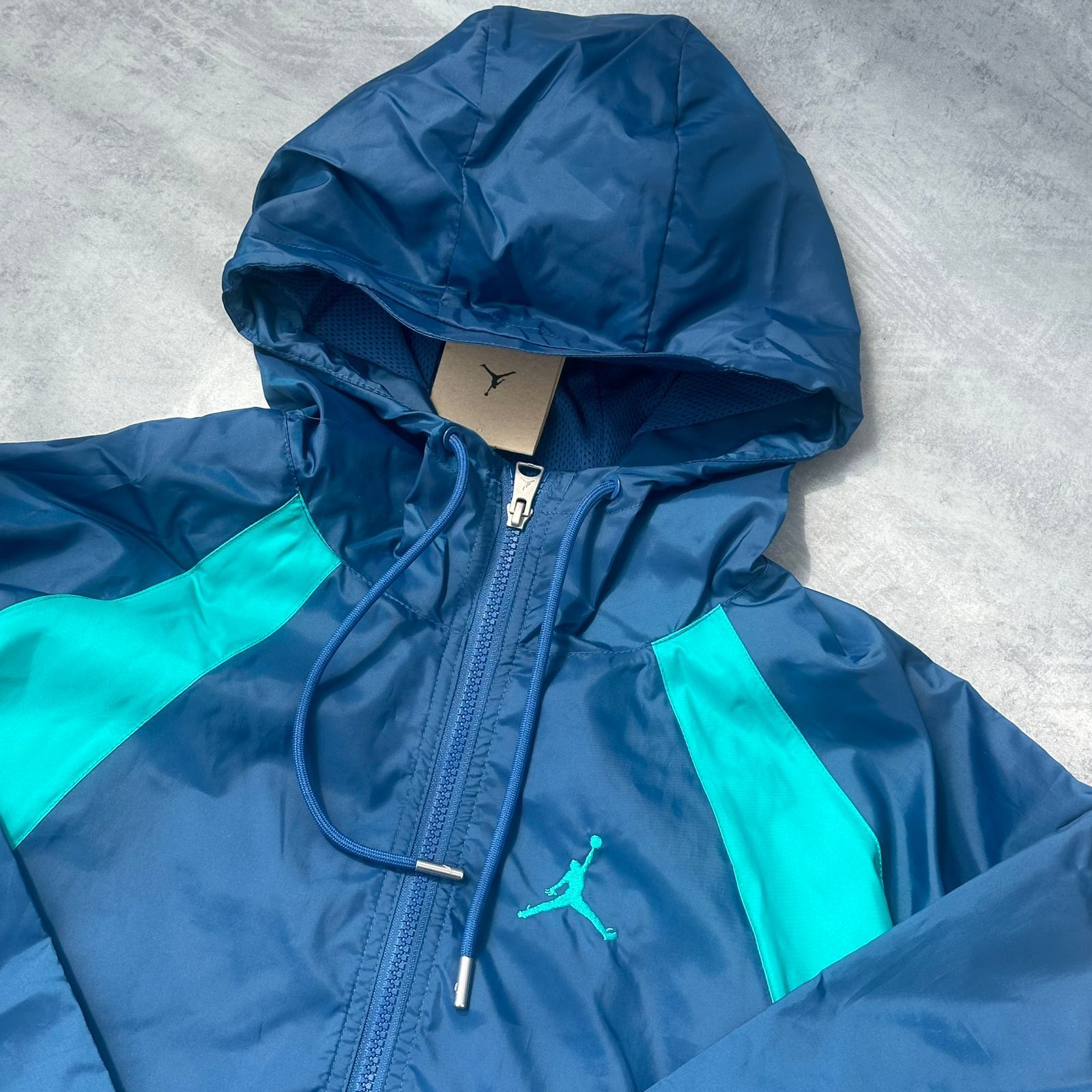 Jaqueta Jordan Essentials Woven Masculina (AZUL-VERDE) - JNoriginalshop