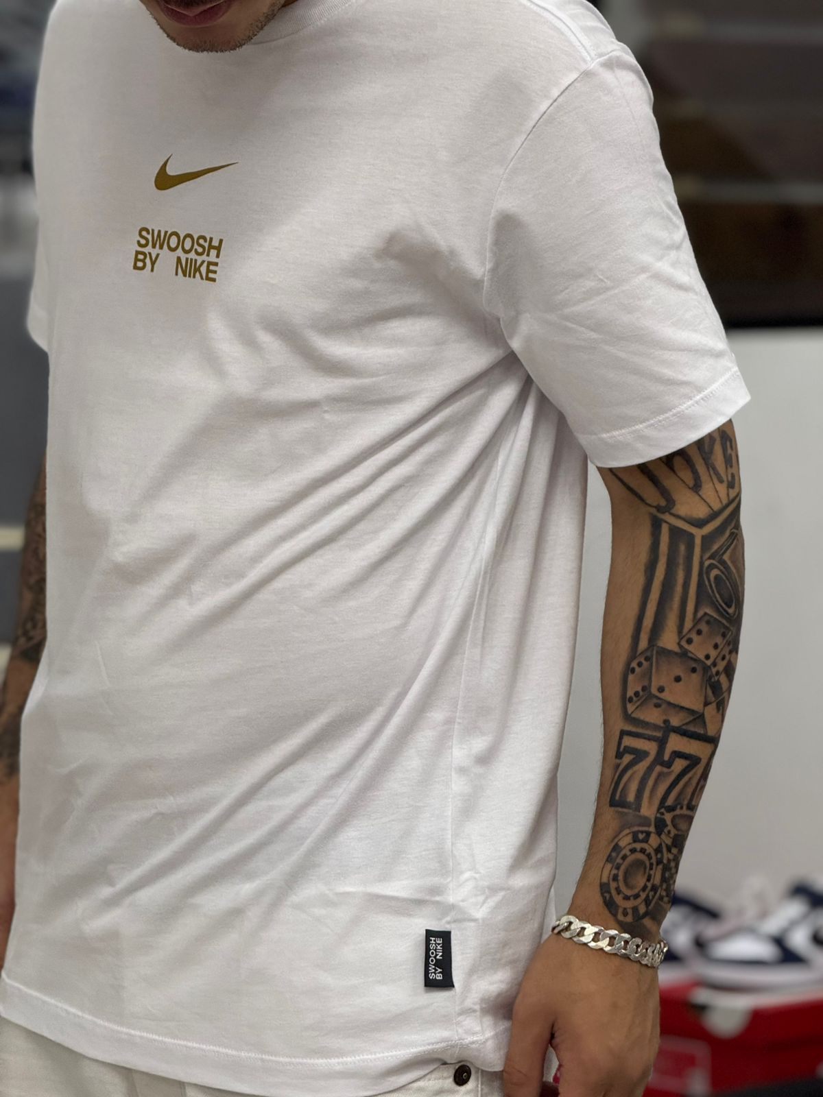 Camiseta Nike By Swoosh Nike Branco+dourado - JNoriginalshop