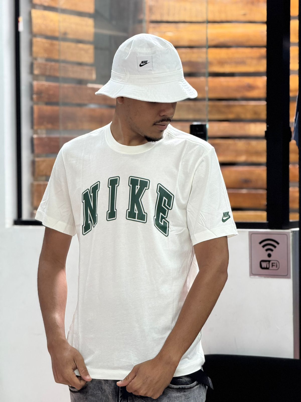 Camiseta Nike Sportswear Club - FZ7987-133 - JNoriginalshop