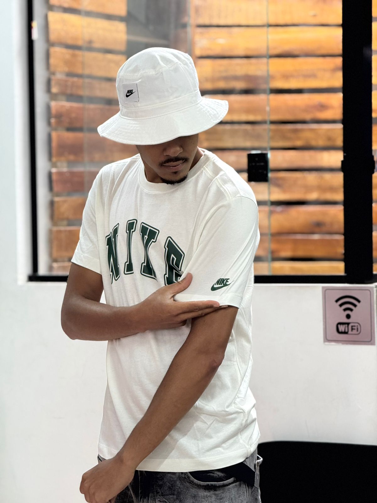 Camiseta Nike Sportswear Club - FZ7987-133 - JNoriginalshop