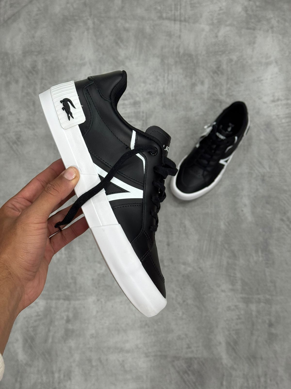 Tênis Lacoste L004 preto+branco - 48CMA0002BT312 - JNoriginalshop