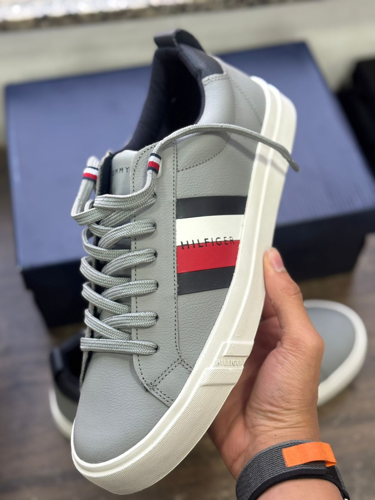 TÊNIS TOMMY HILFIGER DINO- CINZA - JNoriginalshop