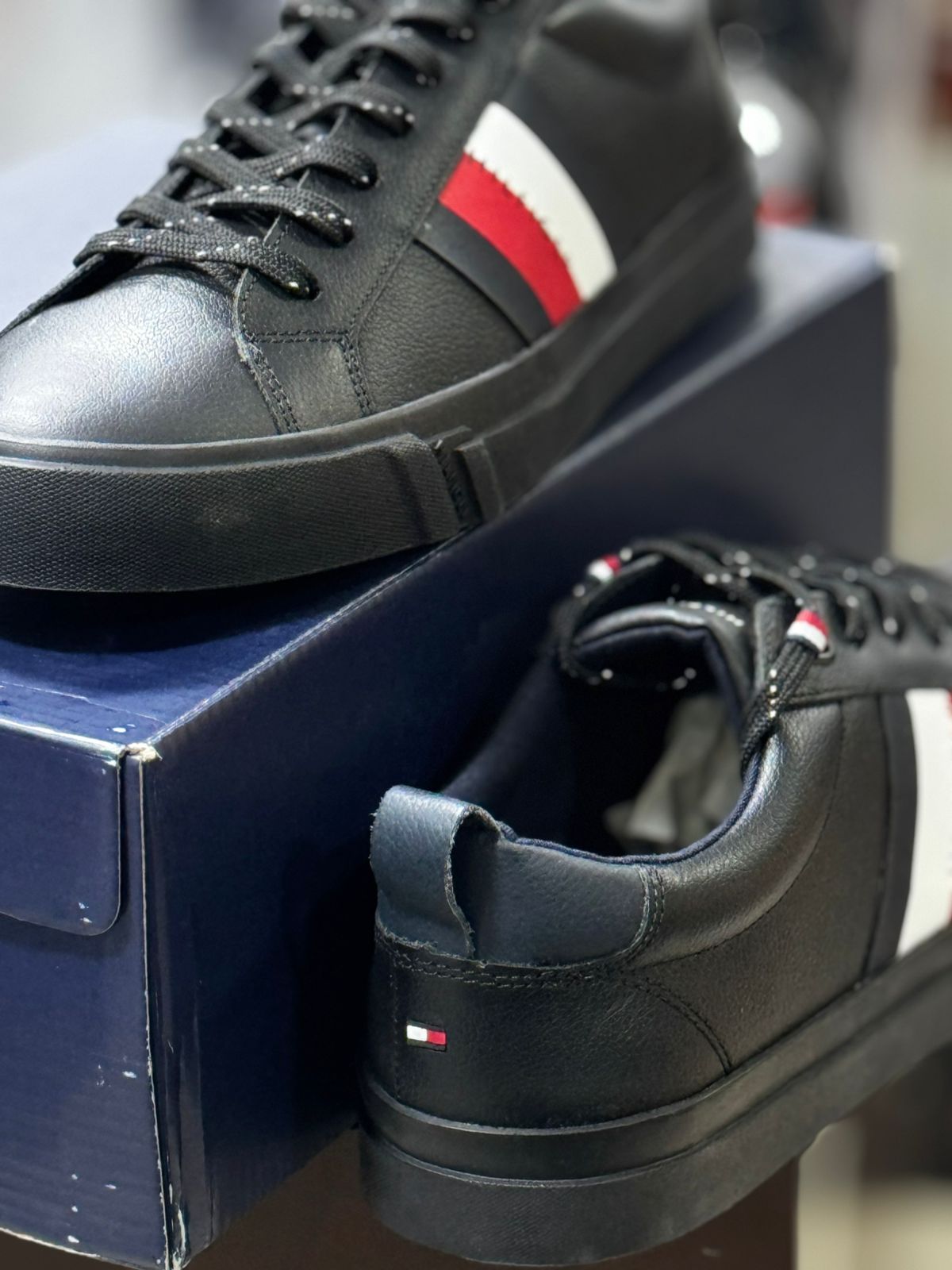 TÊNIS TOMMY HILFIGER DINO- PRETO - JNoriginalshop