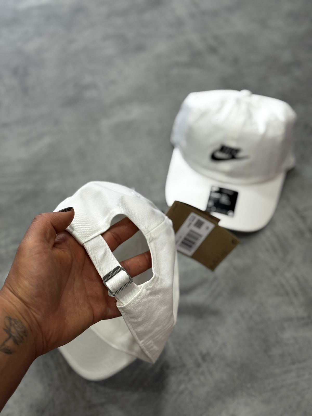 Boné Nike Club Futura Wash Infantil - Branco - JNoriginalshop