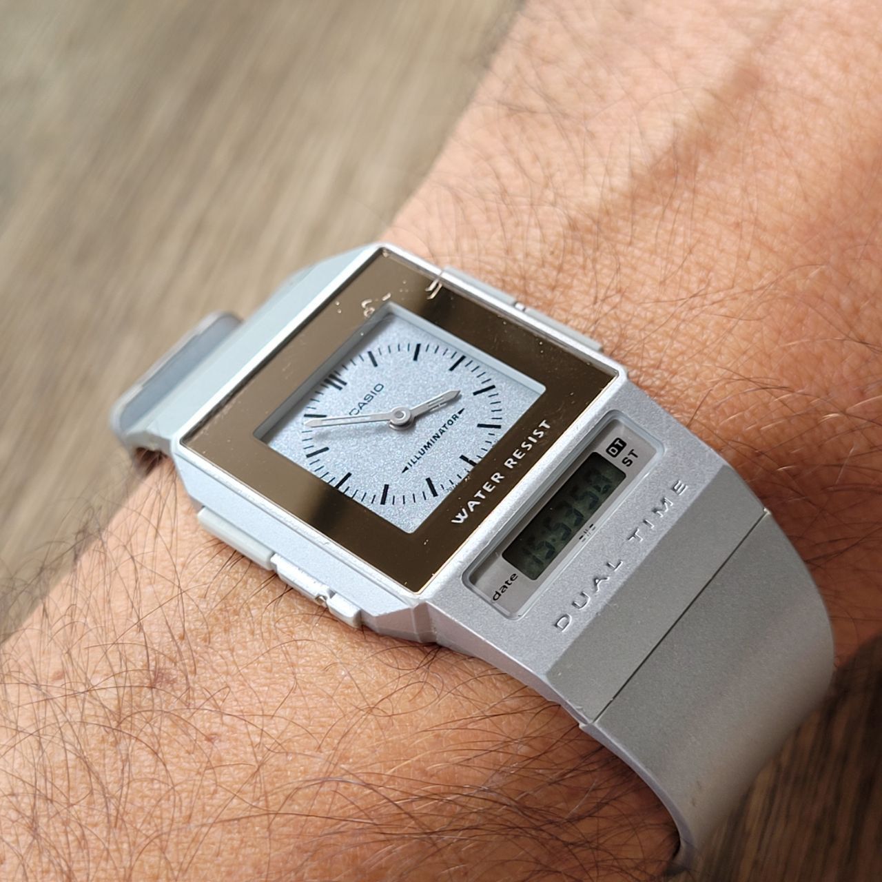 Relógio Vintage Casio 2321 Fs-01 Digi/ana. Dual Time/alarm ...