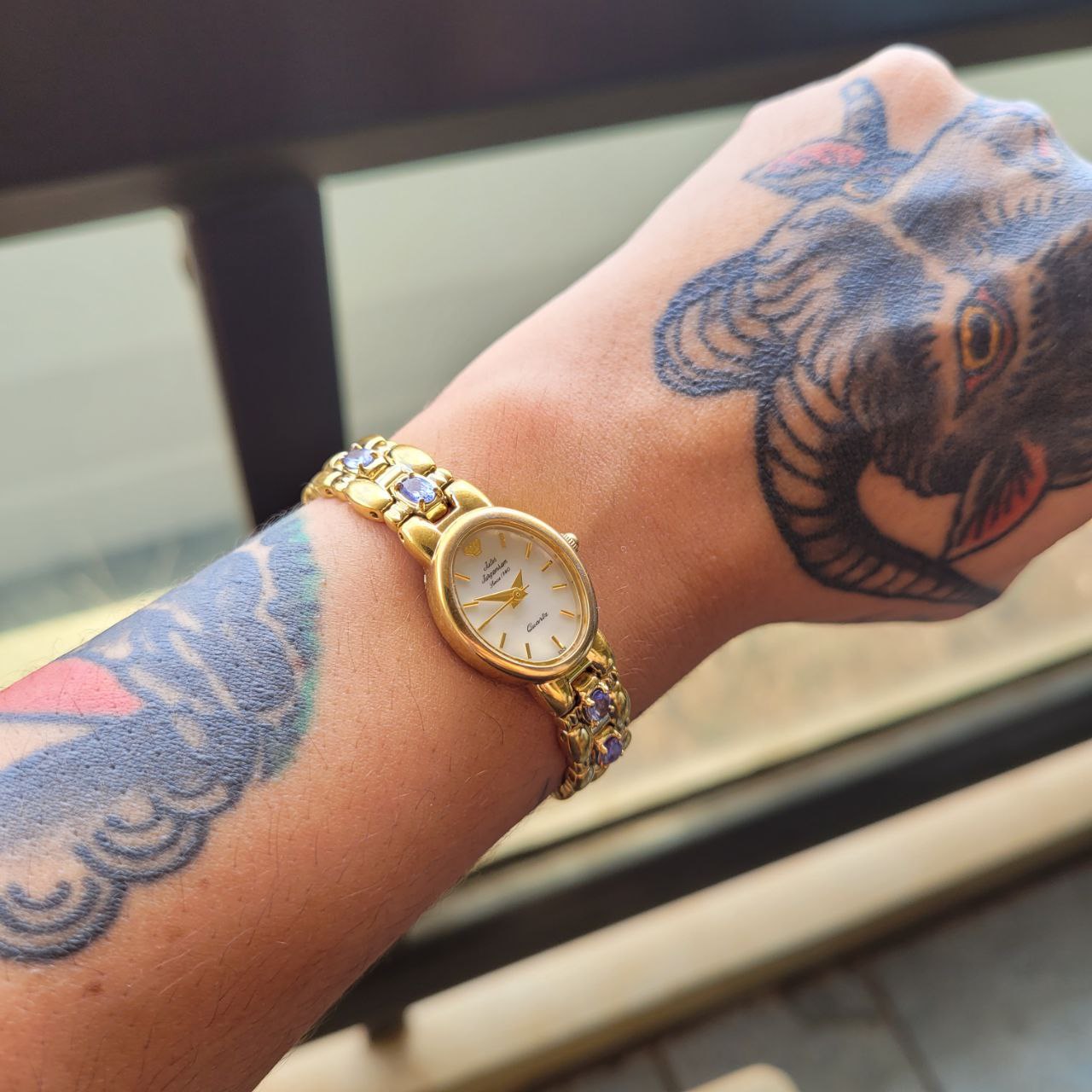 💛 Relógio Feminino Jules Jürgensen Signature ⌚ Dourado com Pedras Lilás ...