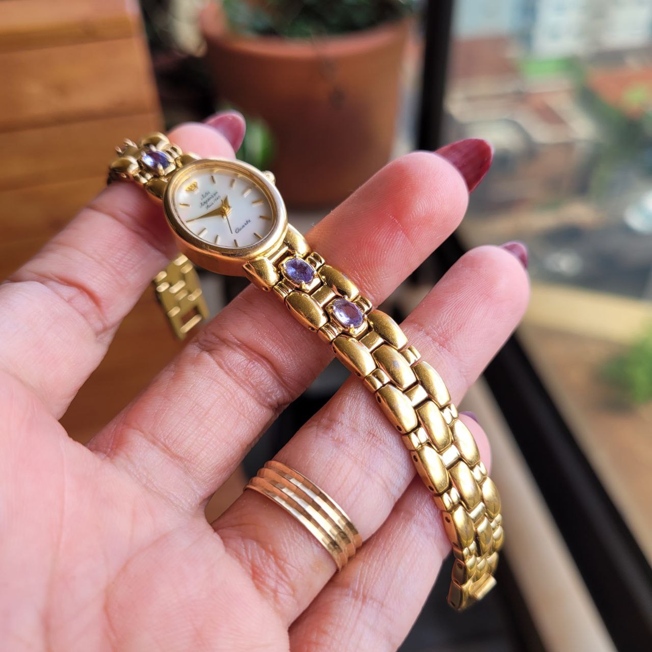 💛 Relógio Feminino Jules Jürgensen Signature ⌚ Dourado com Pedras Lilás ...