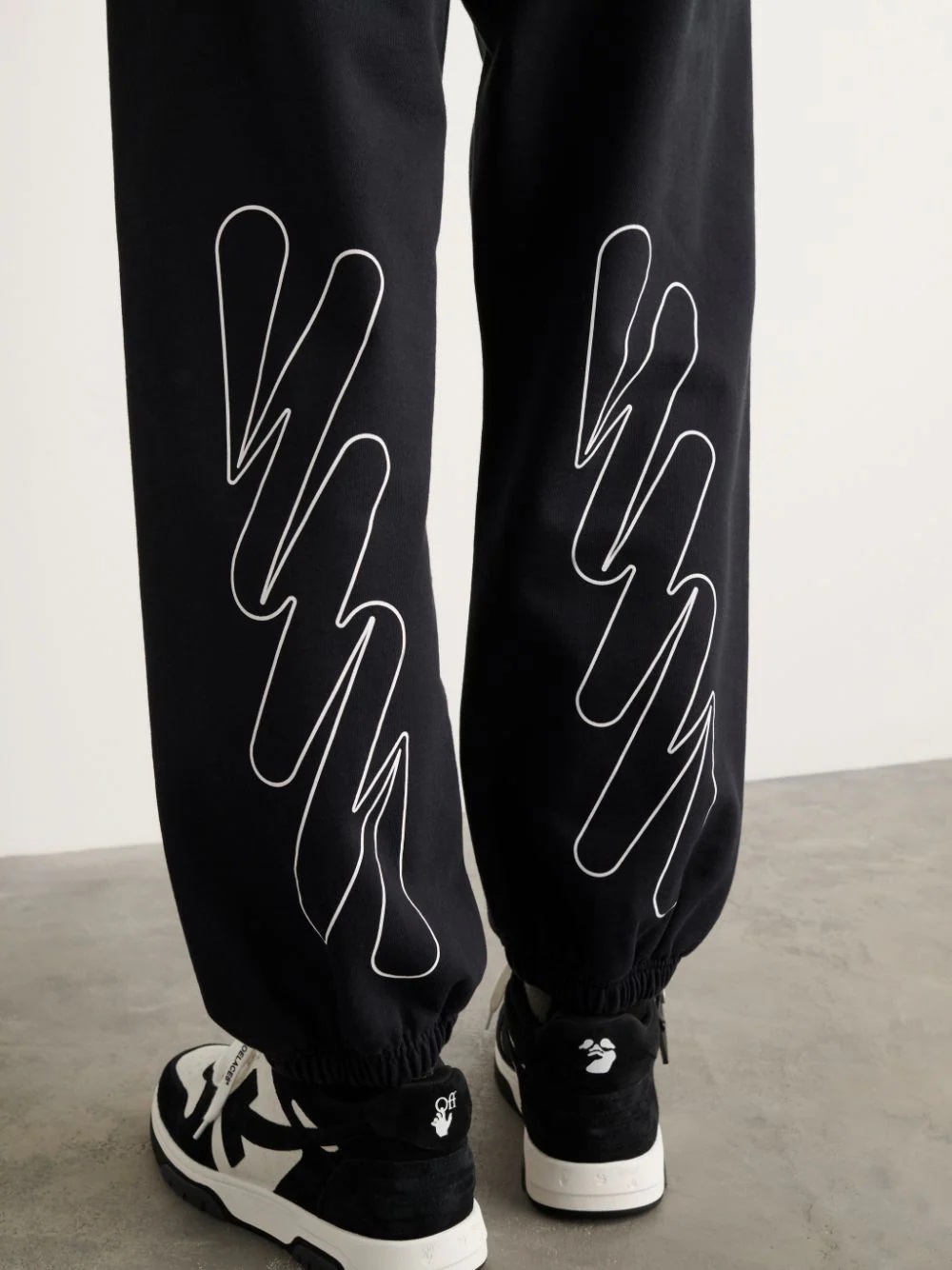 Off-White Wave Outl Diagonal Slim Sweatpant Black - Loro - Itens Exclusivos e Limitados
