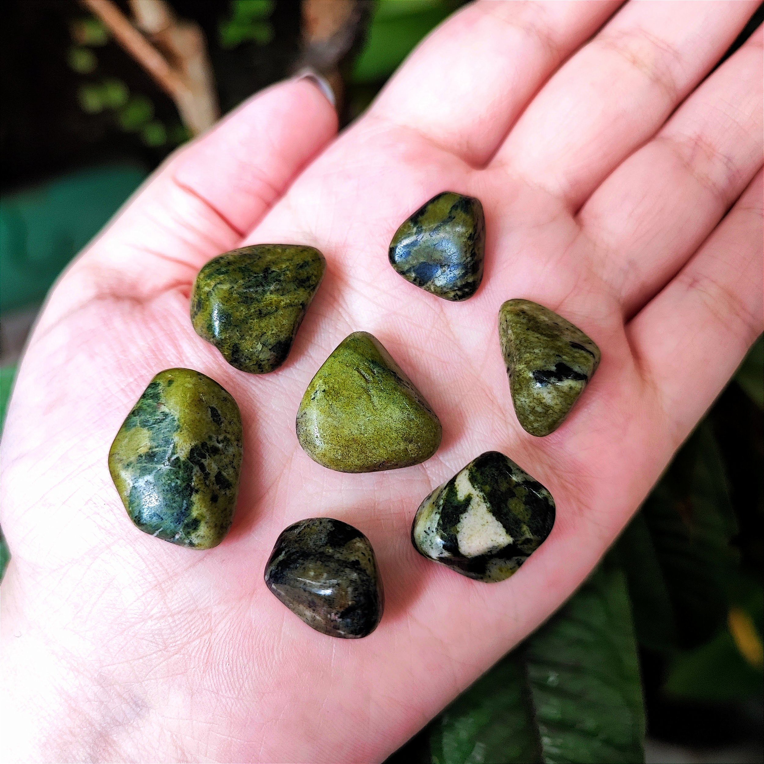 Jadeíta | Jade Nefrita Rolada Pequena - Kit com 7 - Calma e Honestidade ...