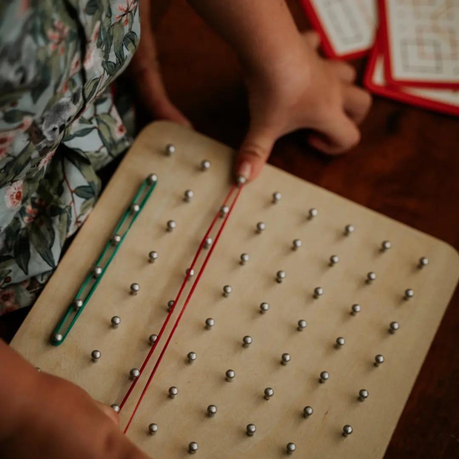 Elastico Criativo Geoplano Tooky Toy - Grimm Toys