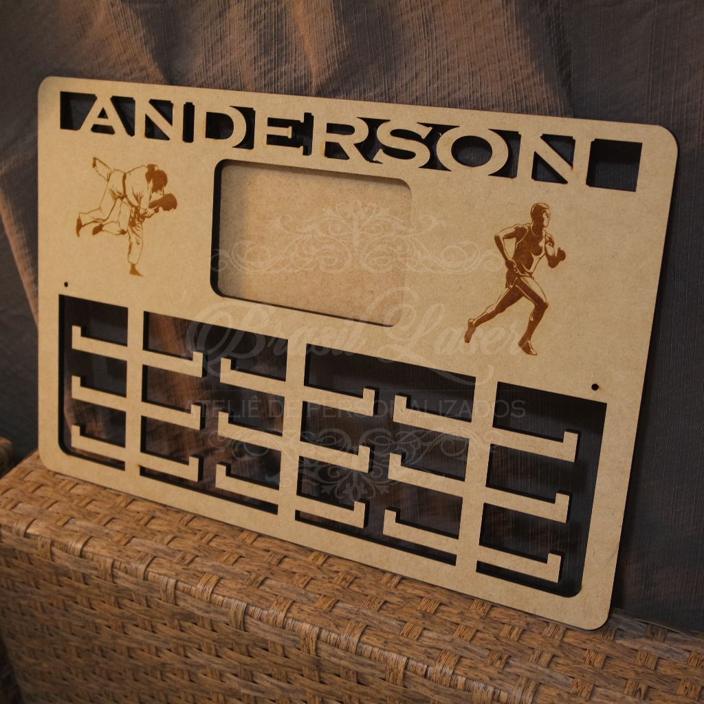 Porta Medalhas Personalizado em MDF - Brasillaser Ateliê de Personalizados