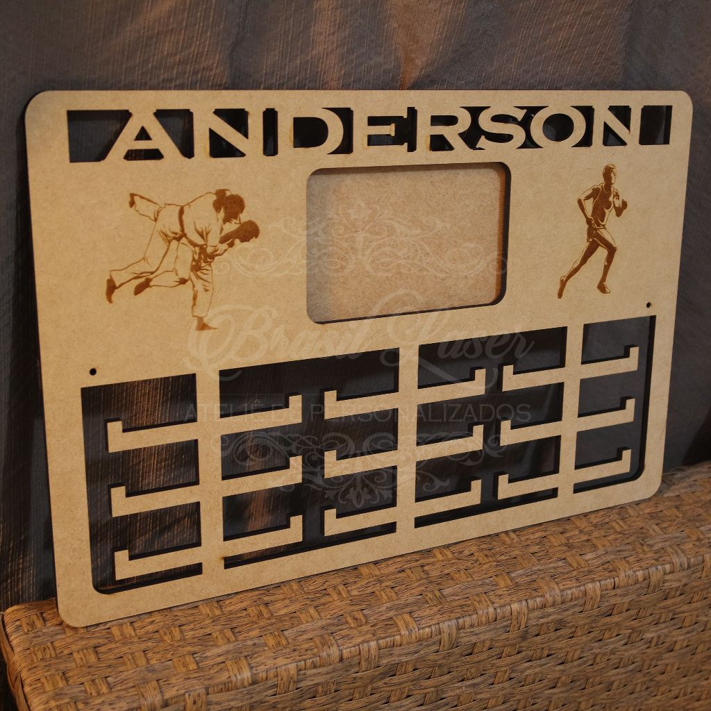 Porta Medalhas Personalizado em MDF - Brasillaser Ateliê de Personalizados