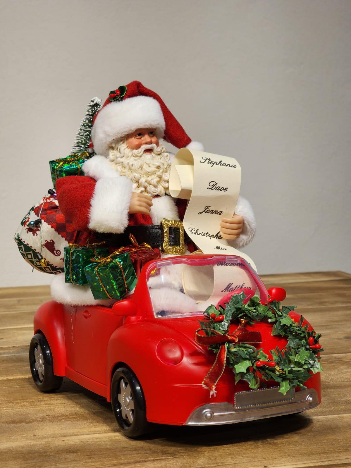 PAPAI NOEL NO CARRO - COLECIONÁVEL - 23,7CM - Senhor Natal