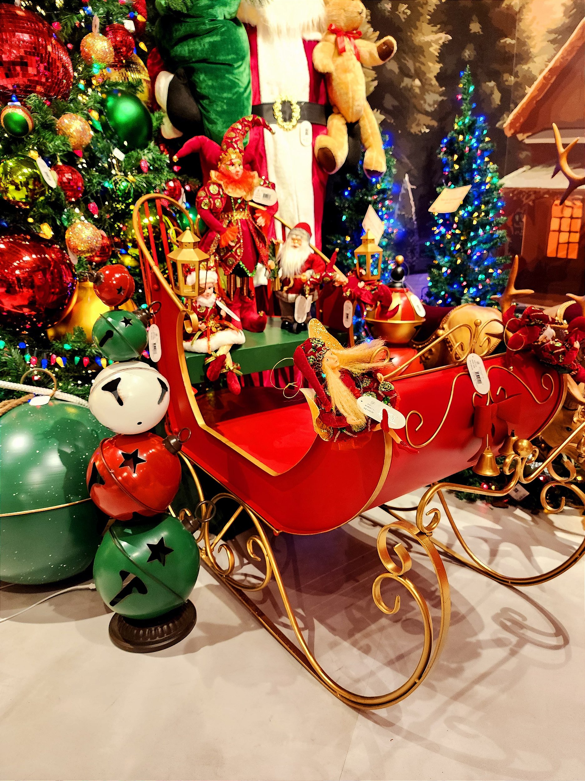 TRENO DECORATIVO EM METAL DE LUXO VERMELHO E DOURADO 143CM - PRÉ VENDA 2025 - Senhor Natal