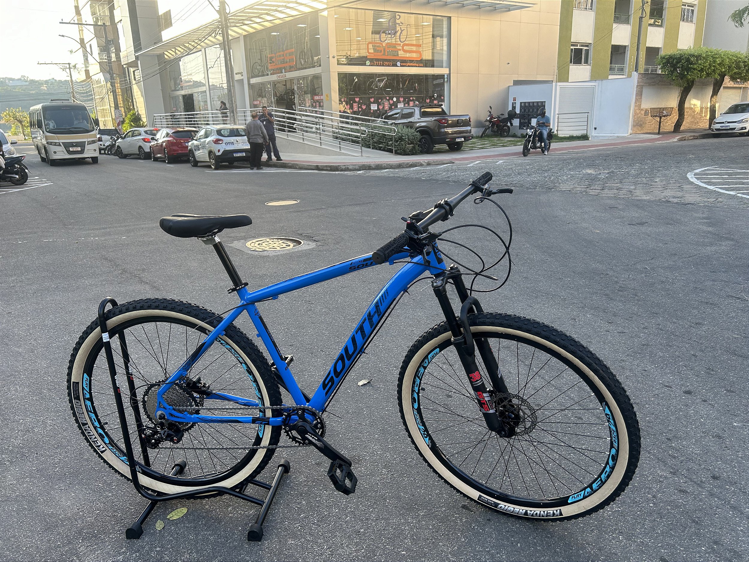 BICICLETA LEGEND SOUTH ARO(29) TAMANHO 17(M) COR AZUL/PRETA - GFS BIKE SHOP