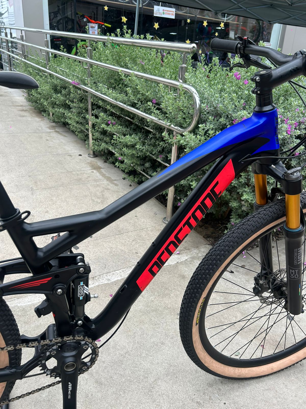 BICICLETA MTB FULL ARO (29) REDSTONE BLADE SHIMANO DEORE 12V FREIO DISC HIDRÁULICO QUADRO 15 (P ...