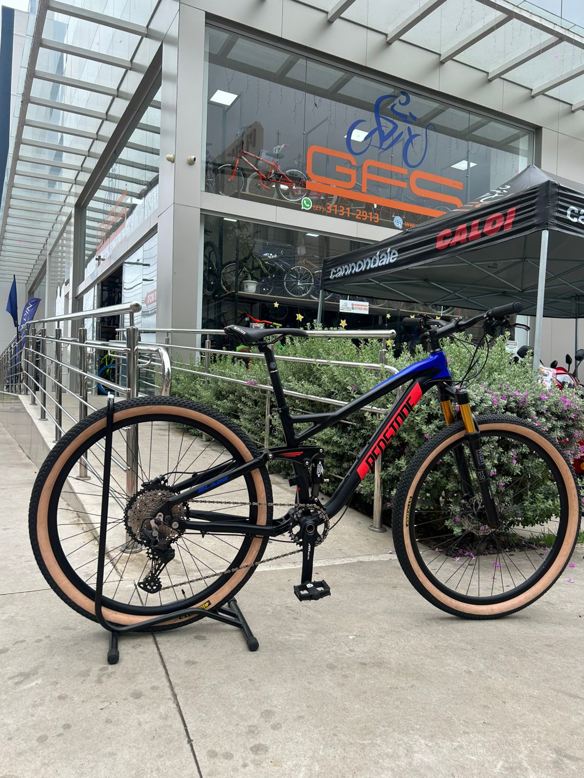 BICICLETA MTB FULL ARO (29) REDSTONE BLADE SHIMANO DEORE 12V FREIO DISC HIDRÁULICO QUADRO 15 (P ...