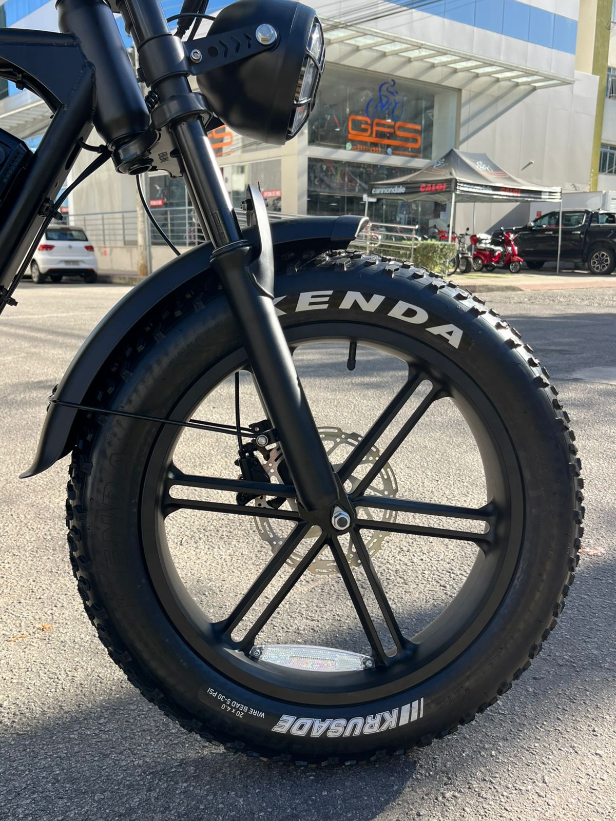 BICICLETA ELÉTRICA AUTOPROPILIDO INOW MODELO V8 MAX 1000W AUTONOMIA 60KM PRETA - GFS BIKE SHOP