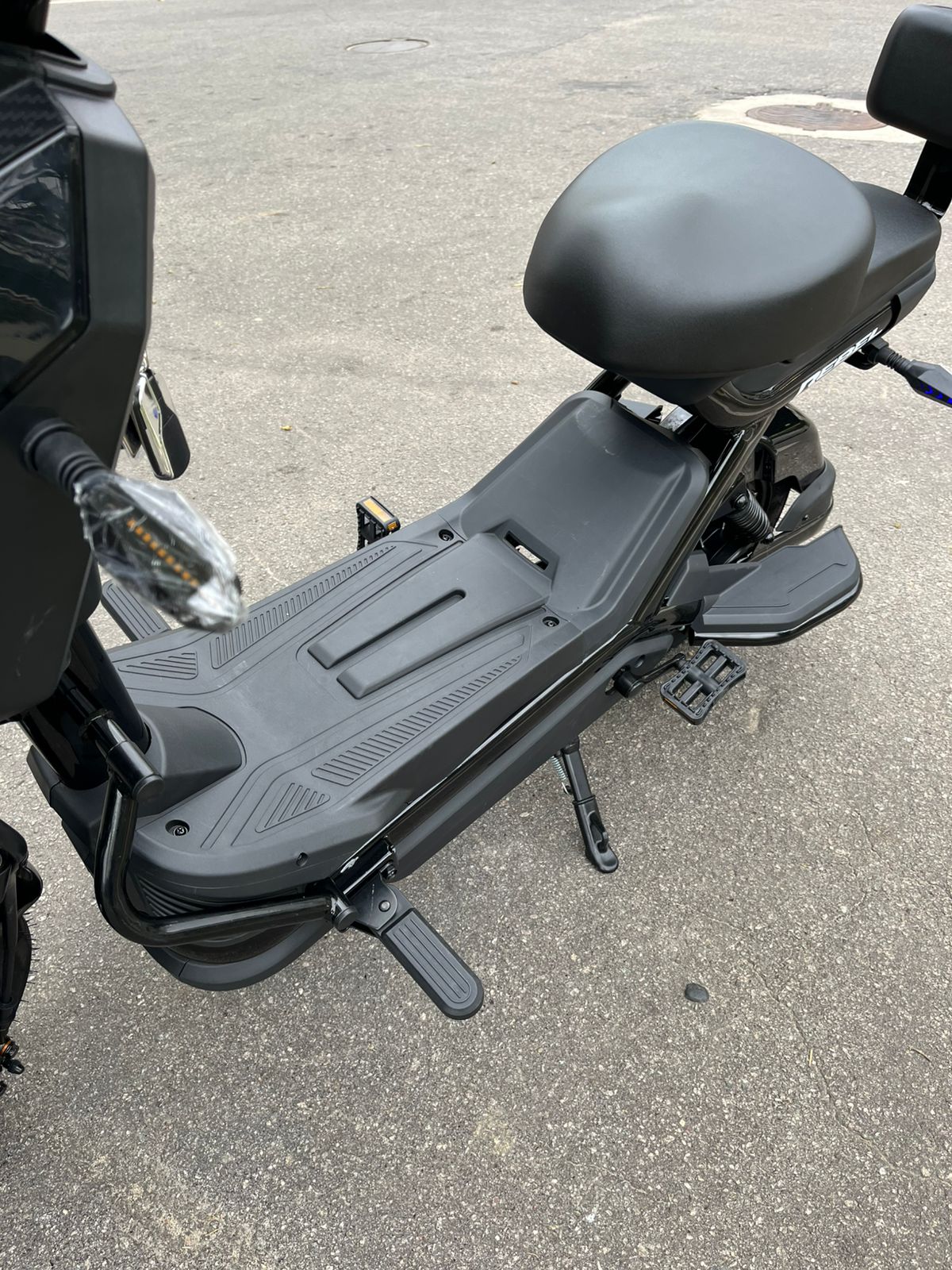SCOOTER ELÉTRICA AUTOPROPELIDO BIKE REBEL 1.000W PRETA - GFS BIKE SHOP