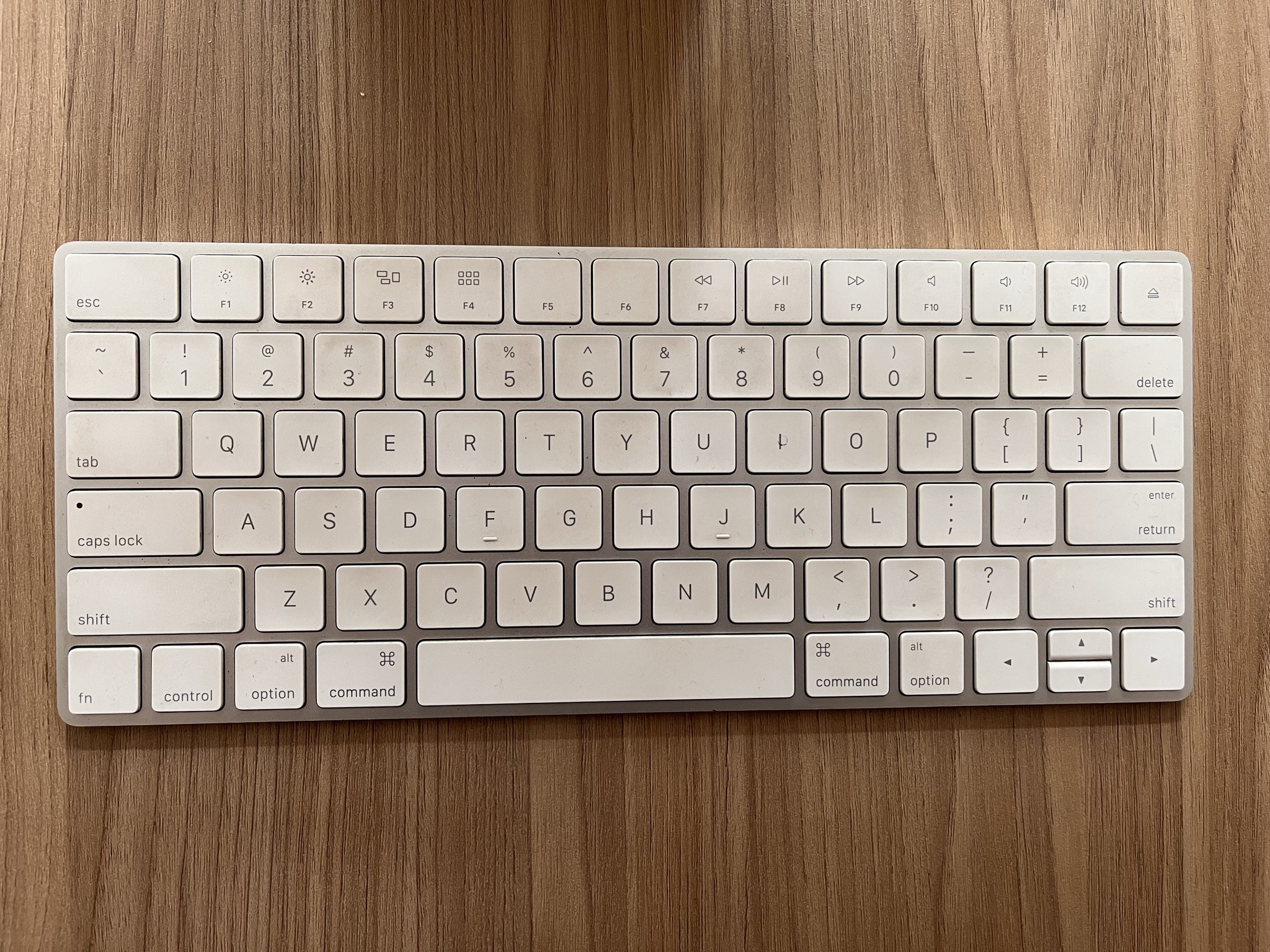 Magic Keyaboard Teclado Apple Bluetooth - Território Tech