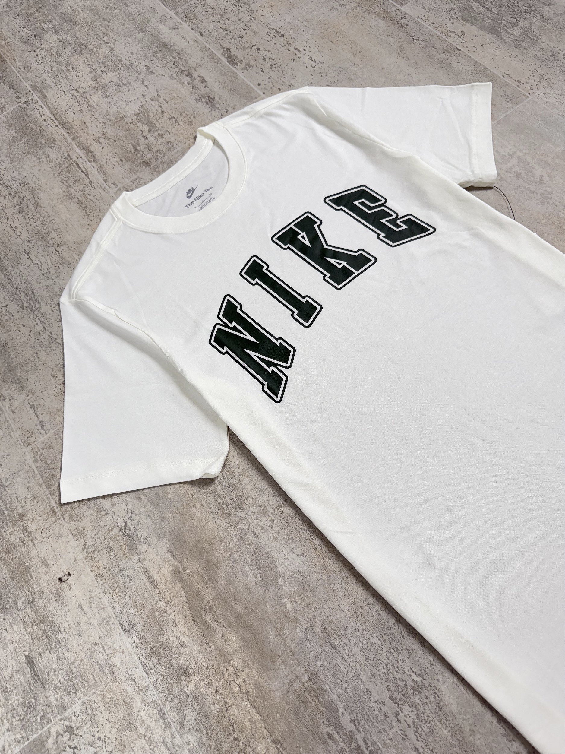 Camiseta Nike Sportswear Club FZ7987 - DFR.Clothing