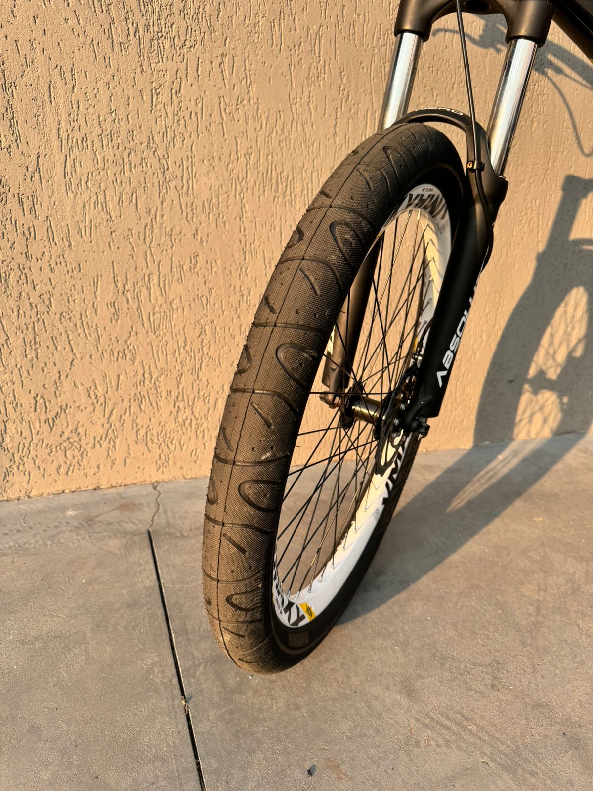 Pneu Maxxis HOOKWORM - Gram Bike